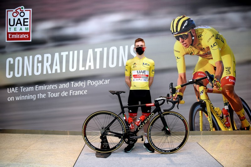 UAE Team Emirates makes a visit to Emirates Group Headquarters