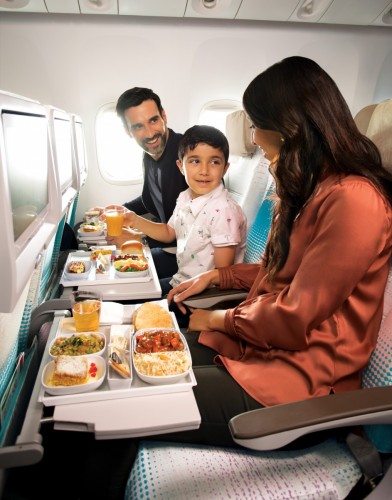 Emirates scoops awards for Best Wi-Fi and Best Food & Beverage at APEX ...