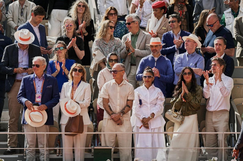 Emirates accueille Brad Pitt à Roland-Garros 2026
