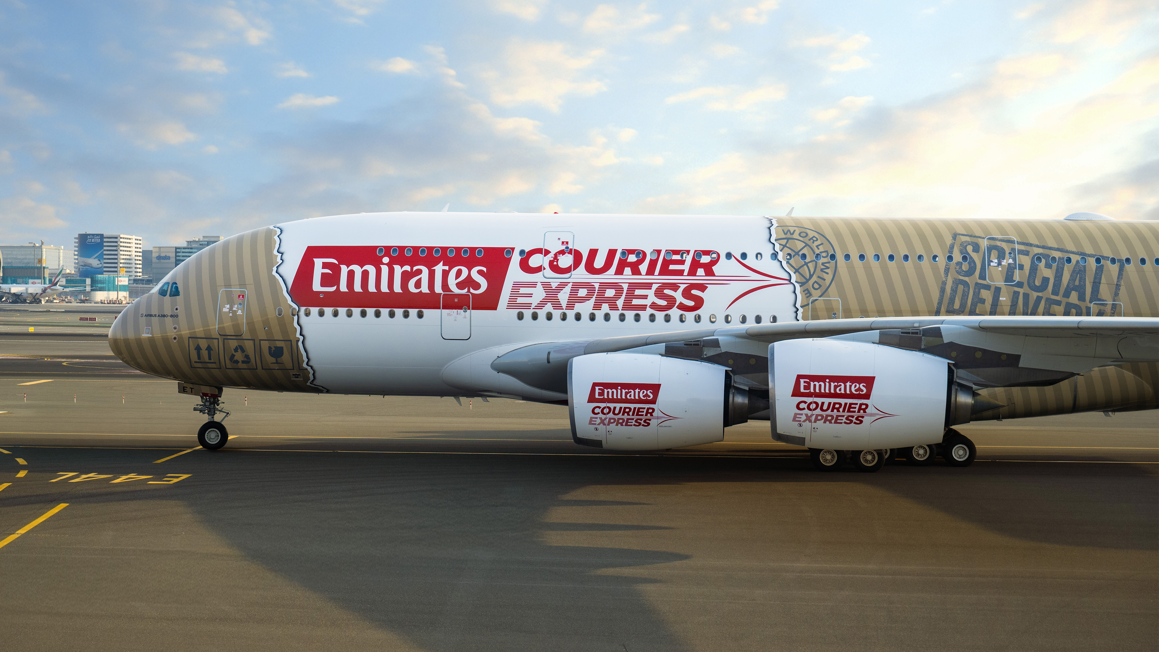 Unboxing the Emirates Courier Express Livery