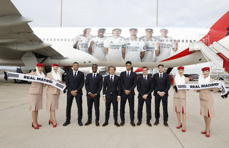Emirates unveils new Real Madrid Livery on its Boeing 777 Emirates unveils new Real Madrid Livery on its Boeing 777