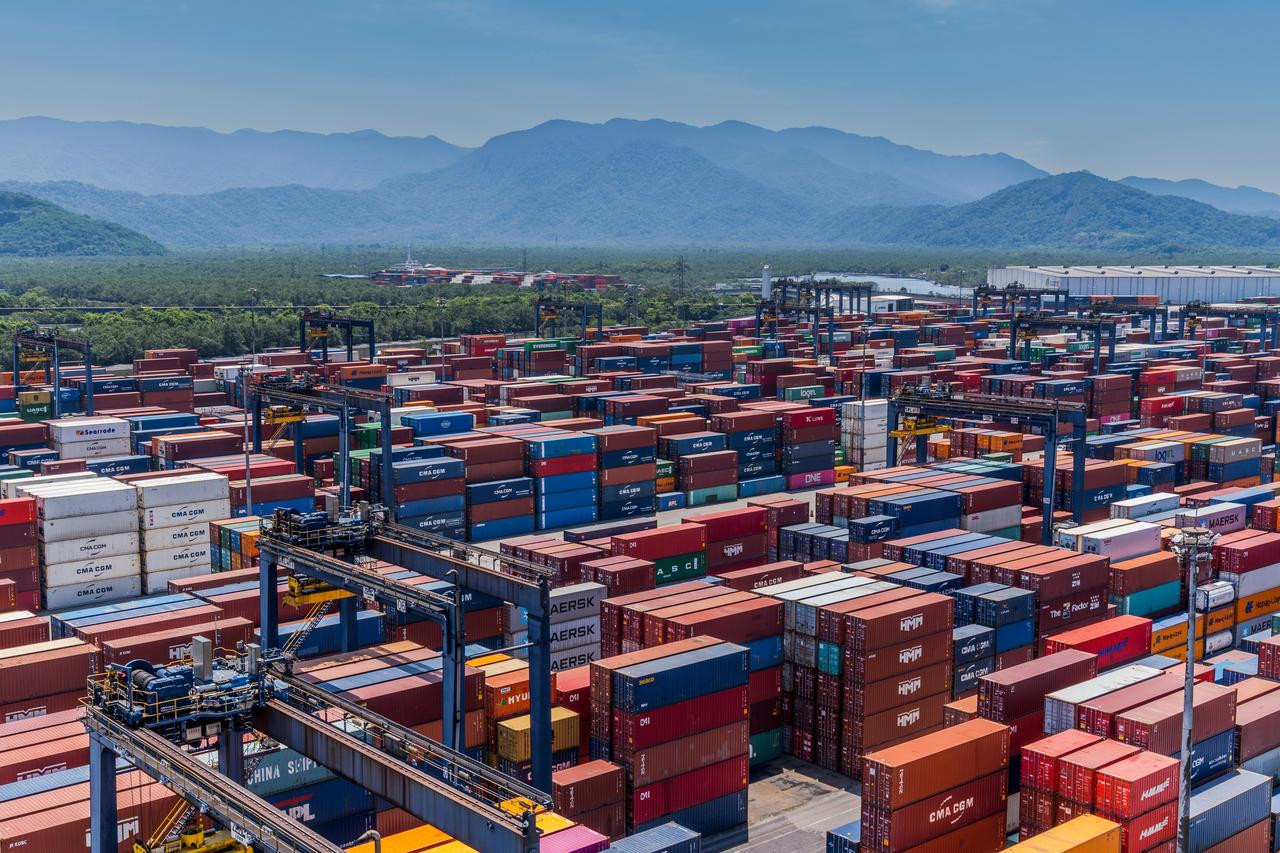 DP World and Maersk Sign Long-Term Agreement to Expand Maritime ...