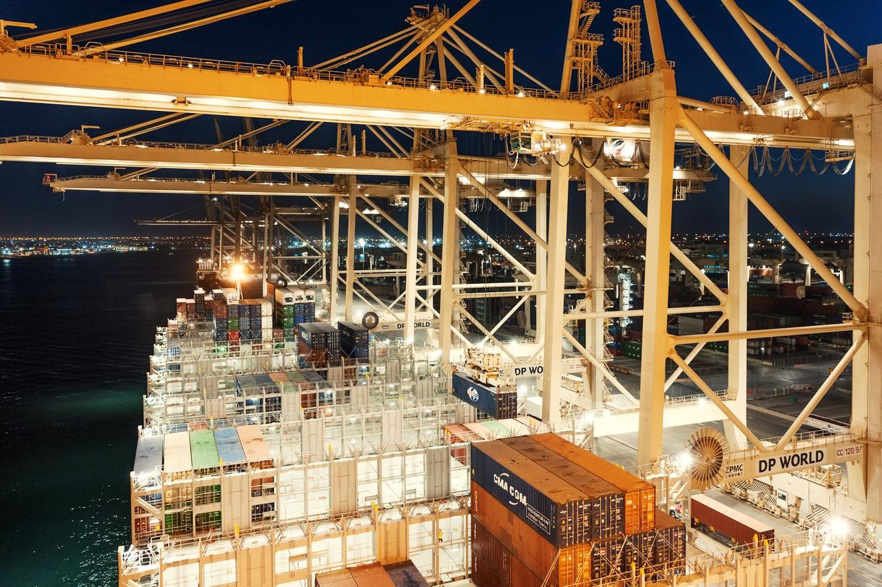 DP World reports +7.6% gross volume growth in Q4 2020 and flat growth ...