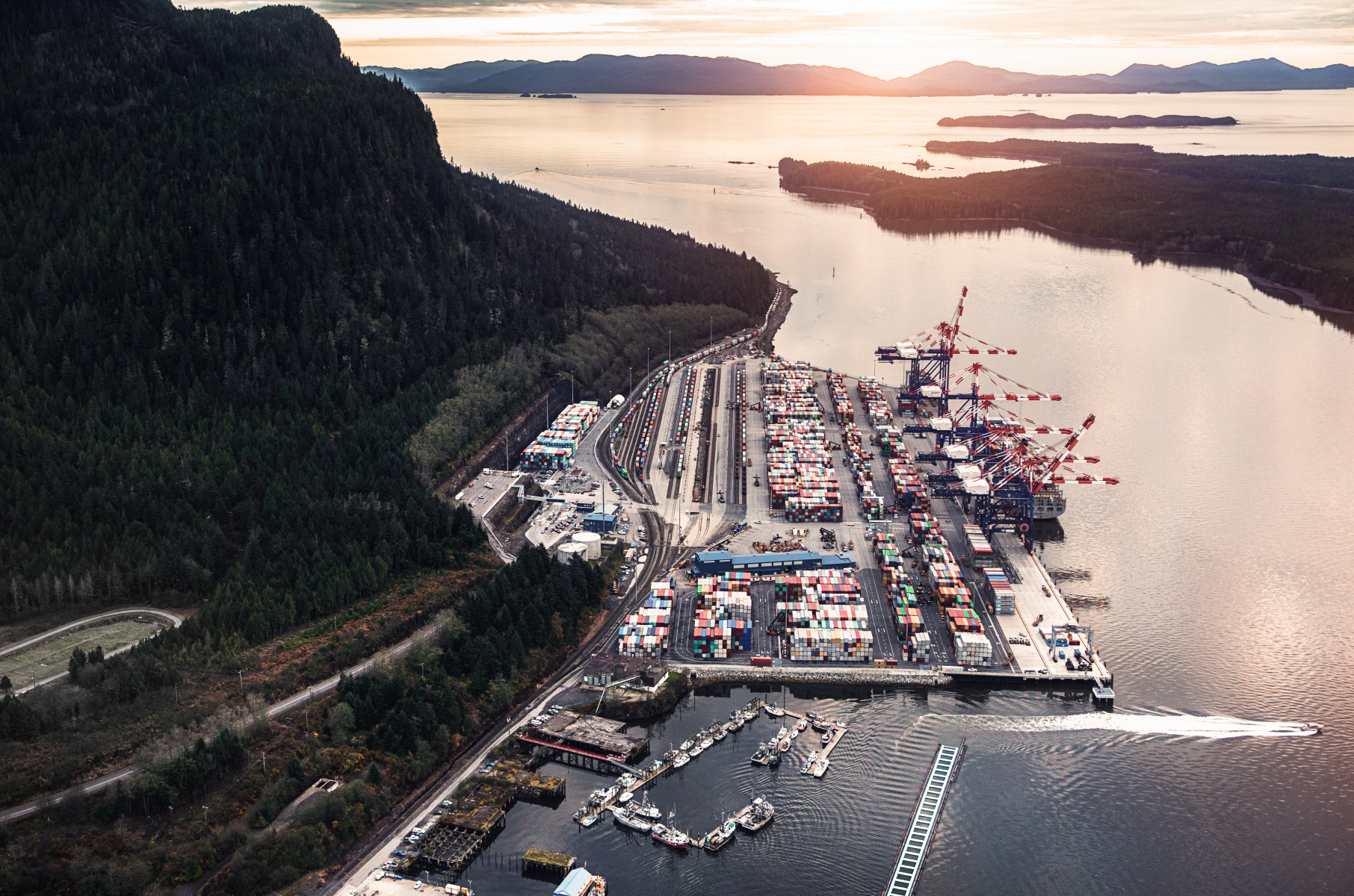 DP WORLD MAPS CLIMATE RESILIENCE PATH FOR GLOBAL PORTS & TERMINALS