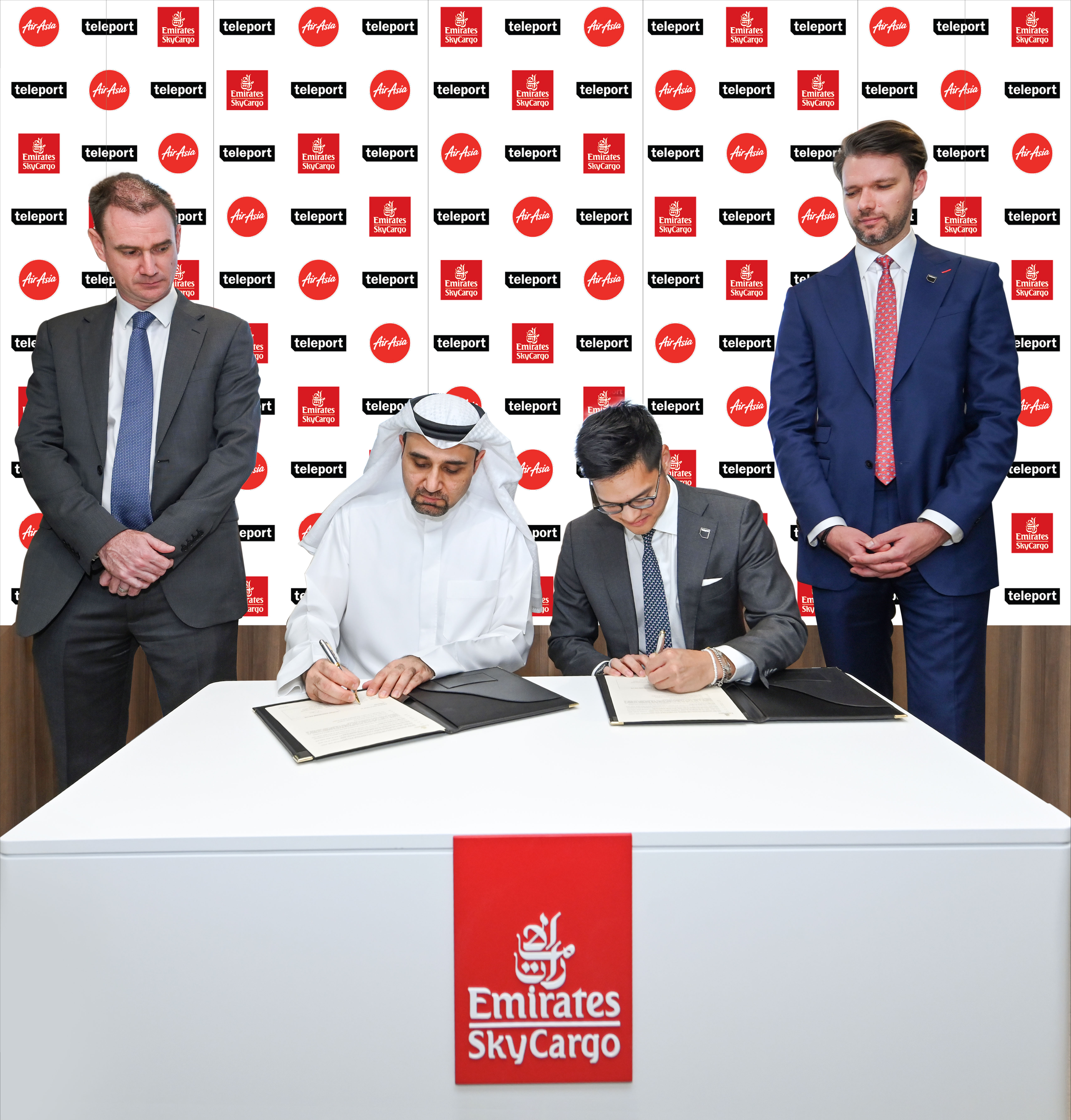 الإمارات للشحن الجوي تبرم اتفاقية شراكة مع "تيليبورت" شريك الشحن الحصري لمجموعة شركات طيران "إير ...