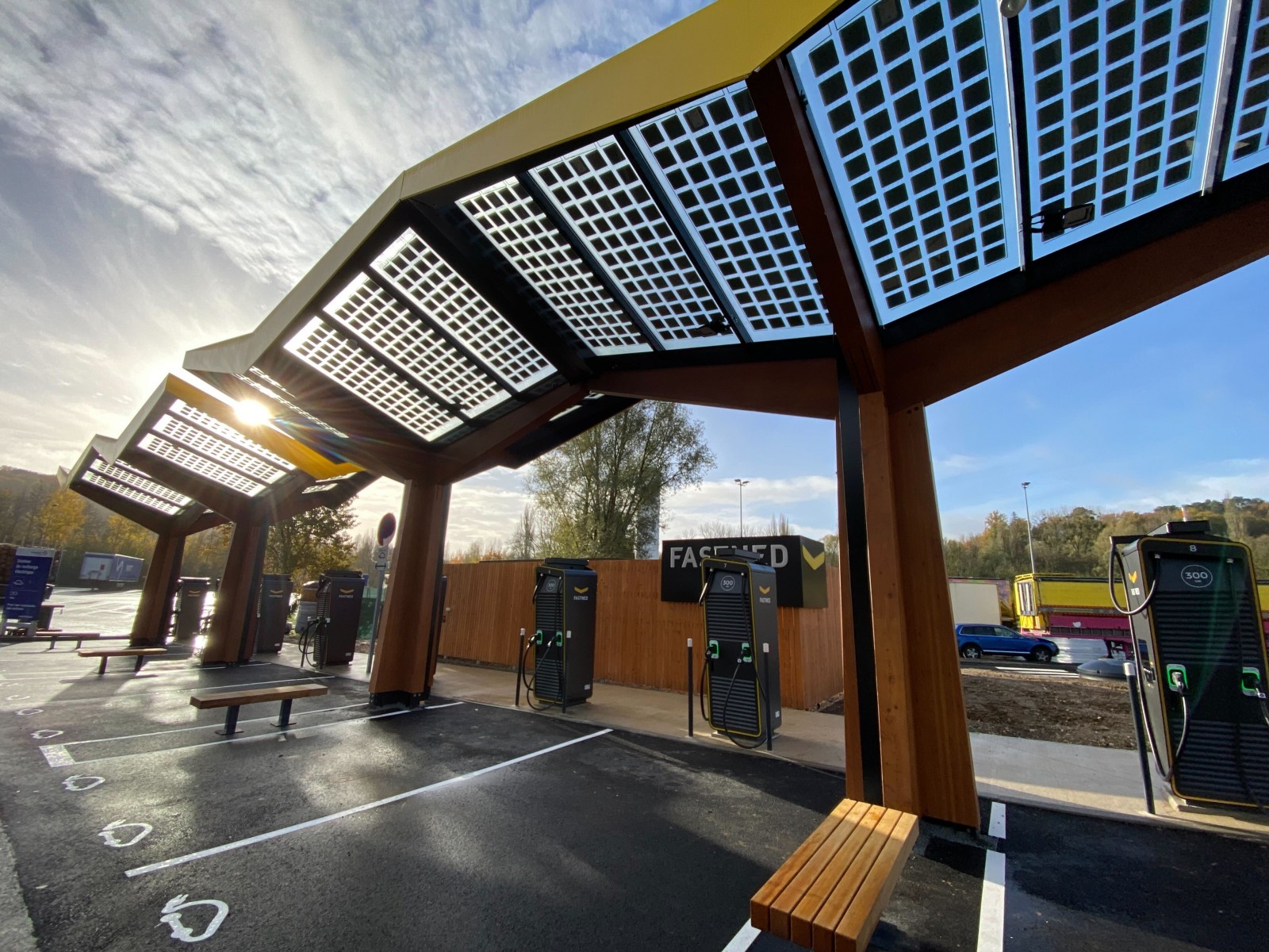 Fastned ouvre une nouvelle station sur l'Aire du Manoire (A89 ...