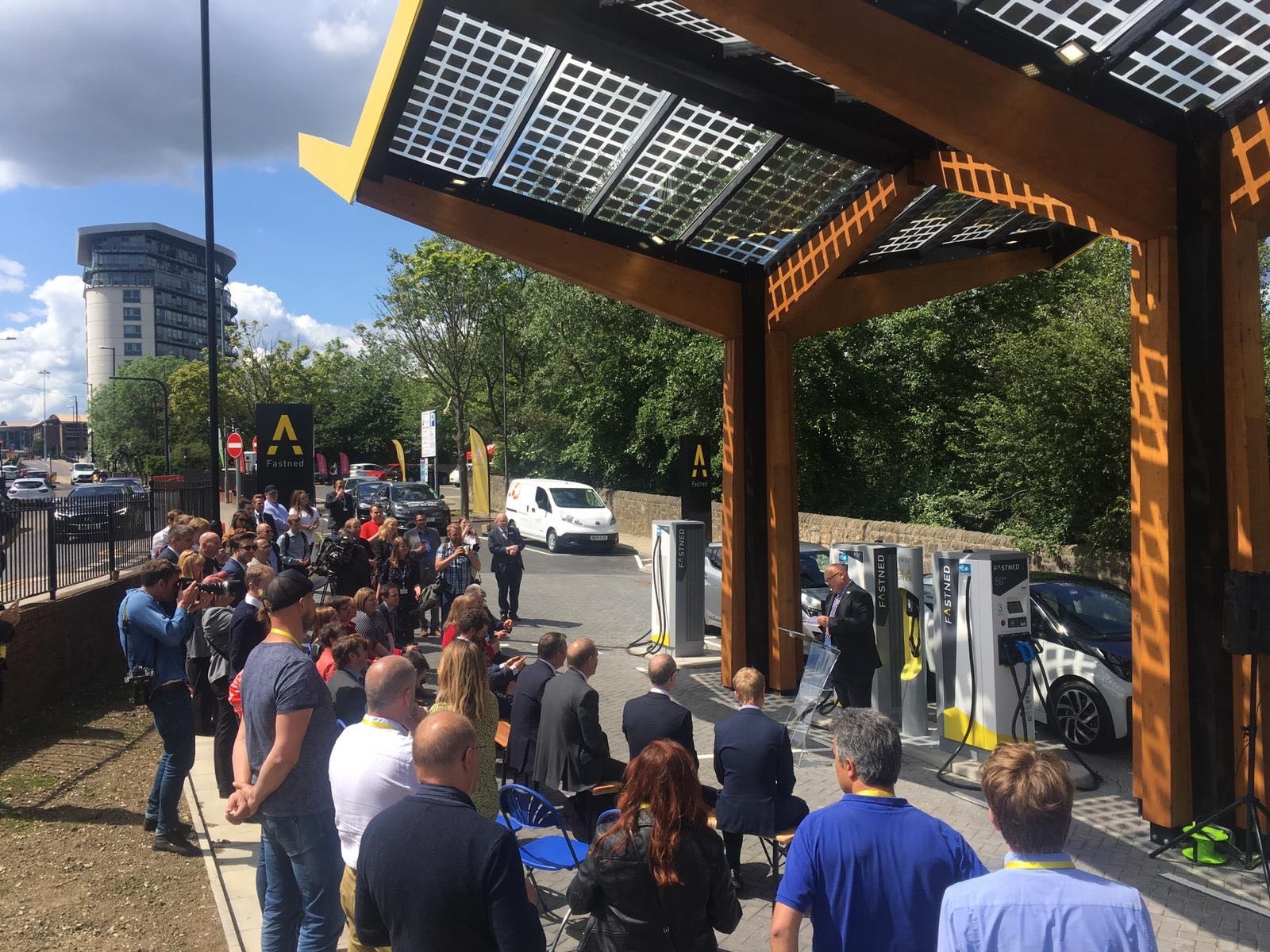 Fastned opens its first 350kW-ready fast charging station in the United ...