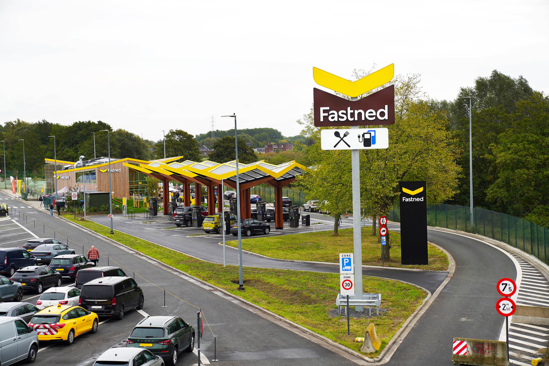 Fastned unveils flagship Gentbrugge stations: a vision for the future ...