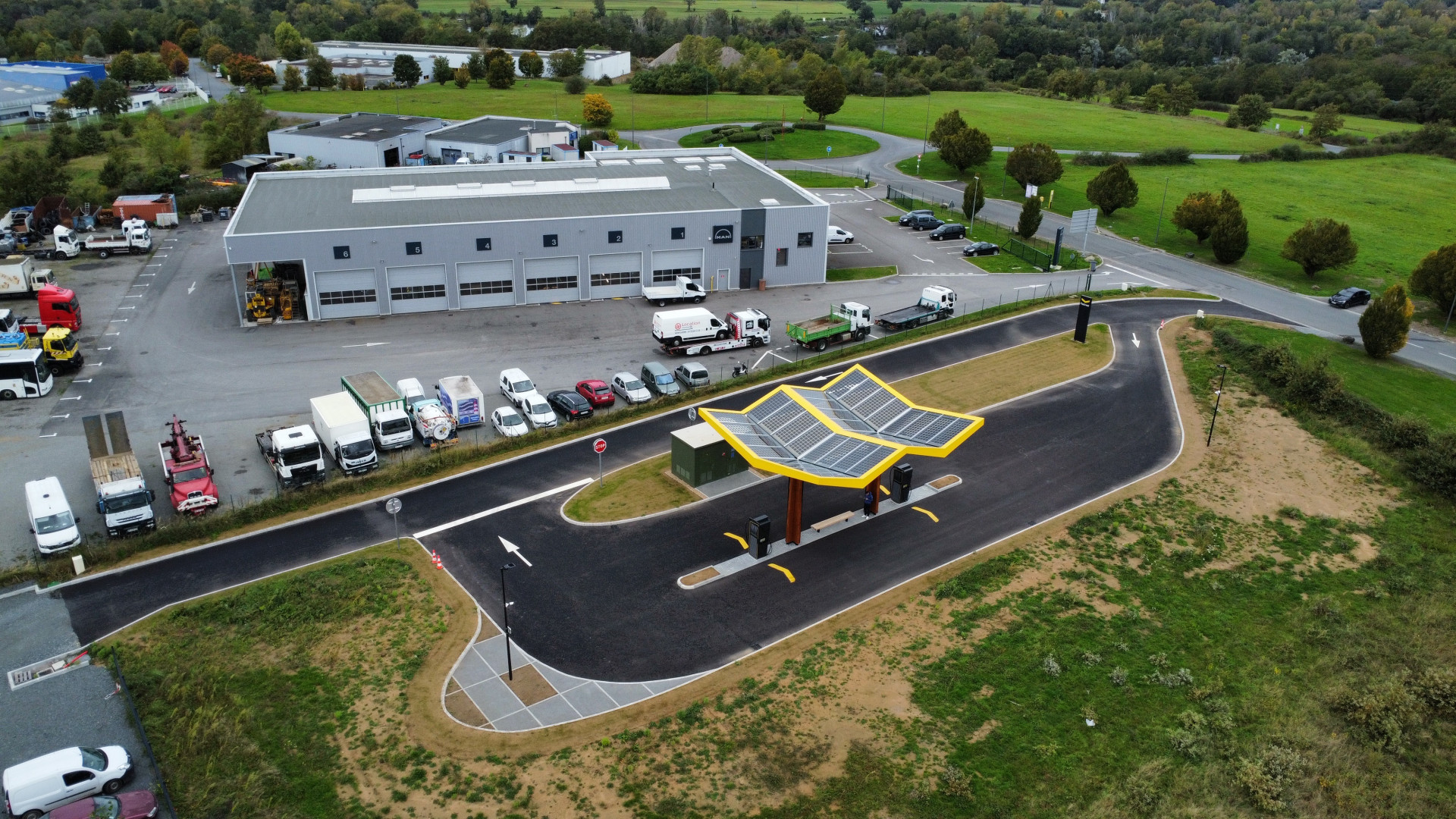 Fastned ouvre une nouvelle station de recharge rapide pour véhicule ...
