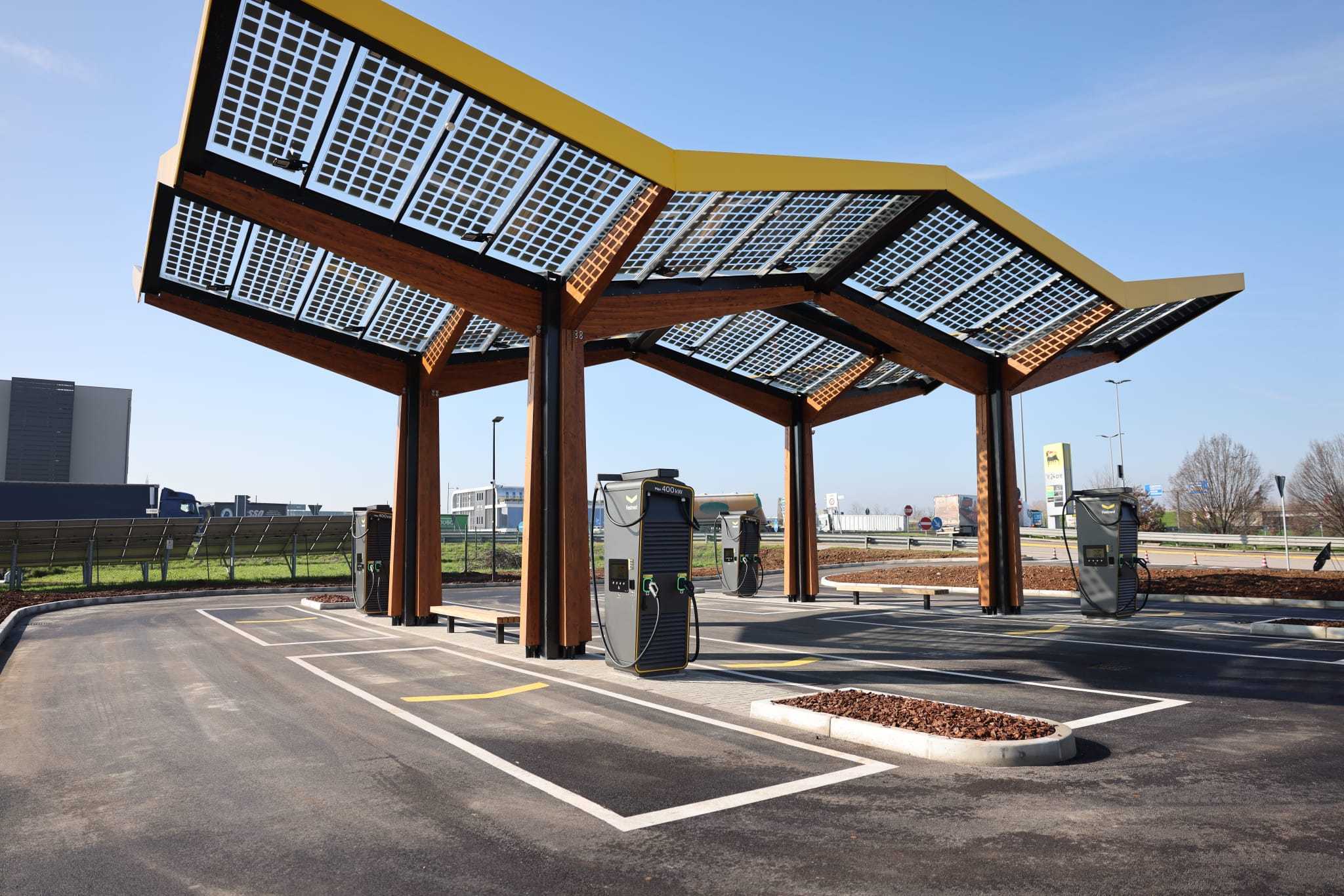 Fastned opent eerste laadstation in Italië op Brescia est