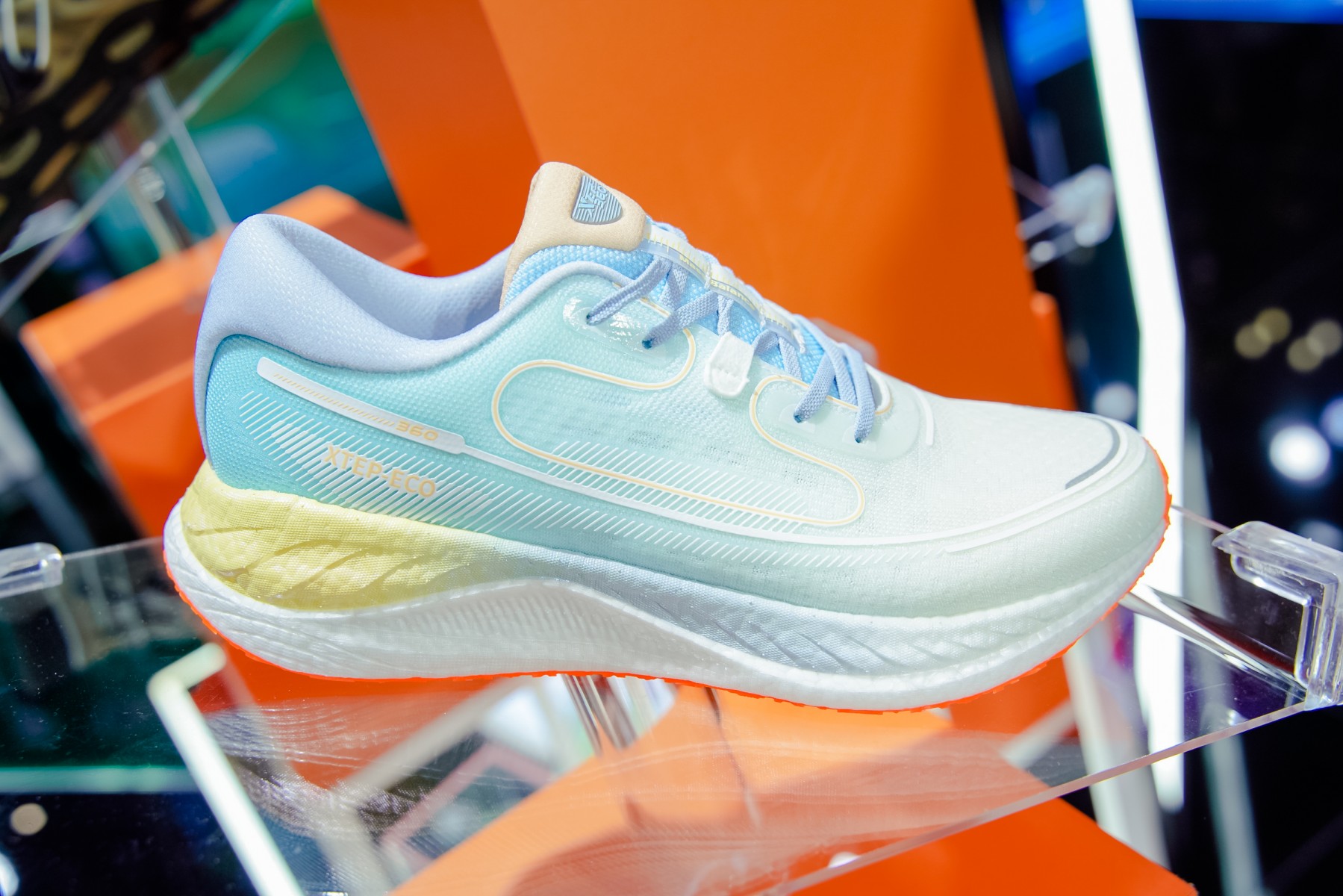 Covestro and Silan help Xtep to create its first low-carbon running ...