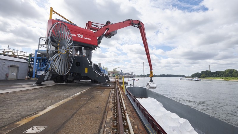 Covestro and NPRC plan to use hydrogen-powered barges