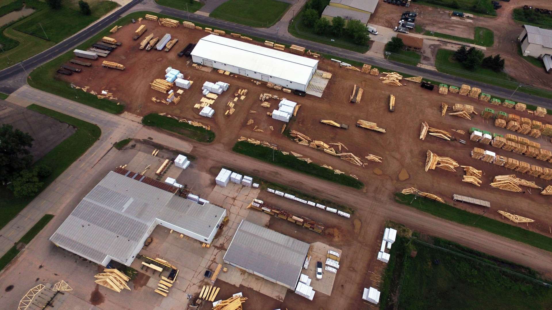 US LBM ACQUIRES WISCONSIN TRUSS MANUFACTURER