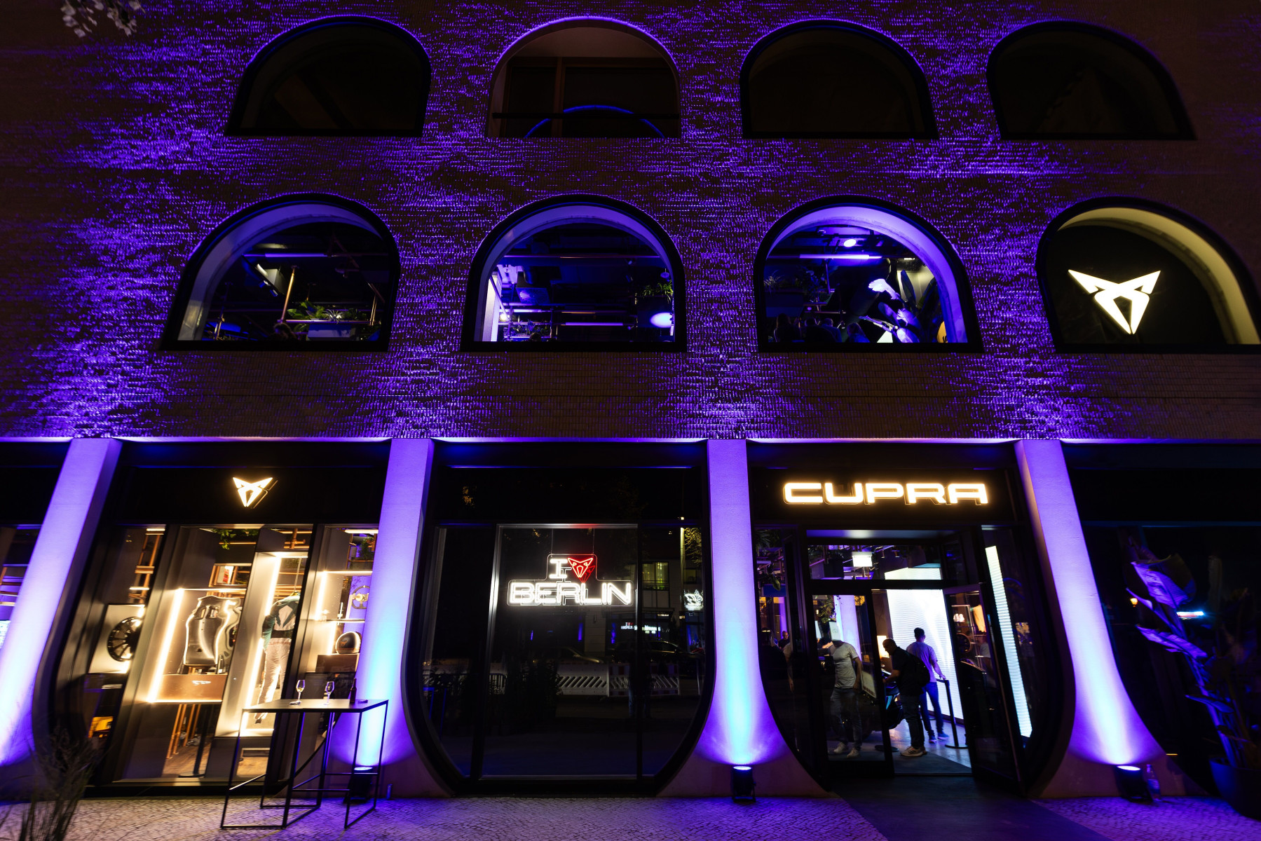 CUPRA opent nieuwe CUPRA City Garage in Berlijn