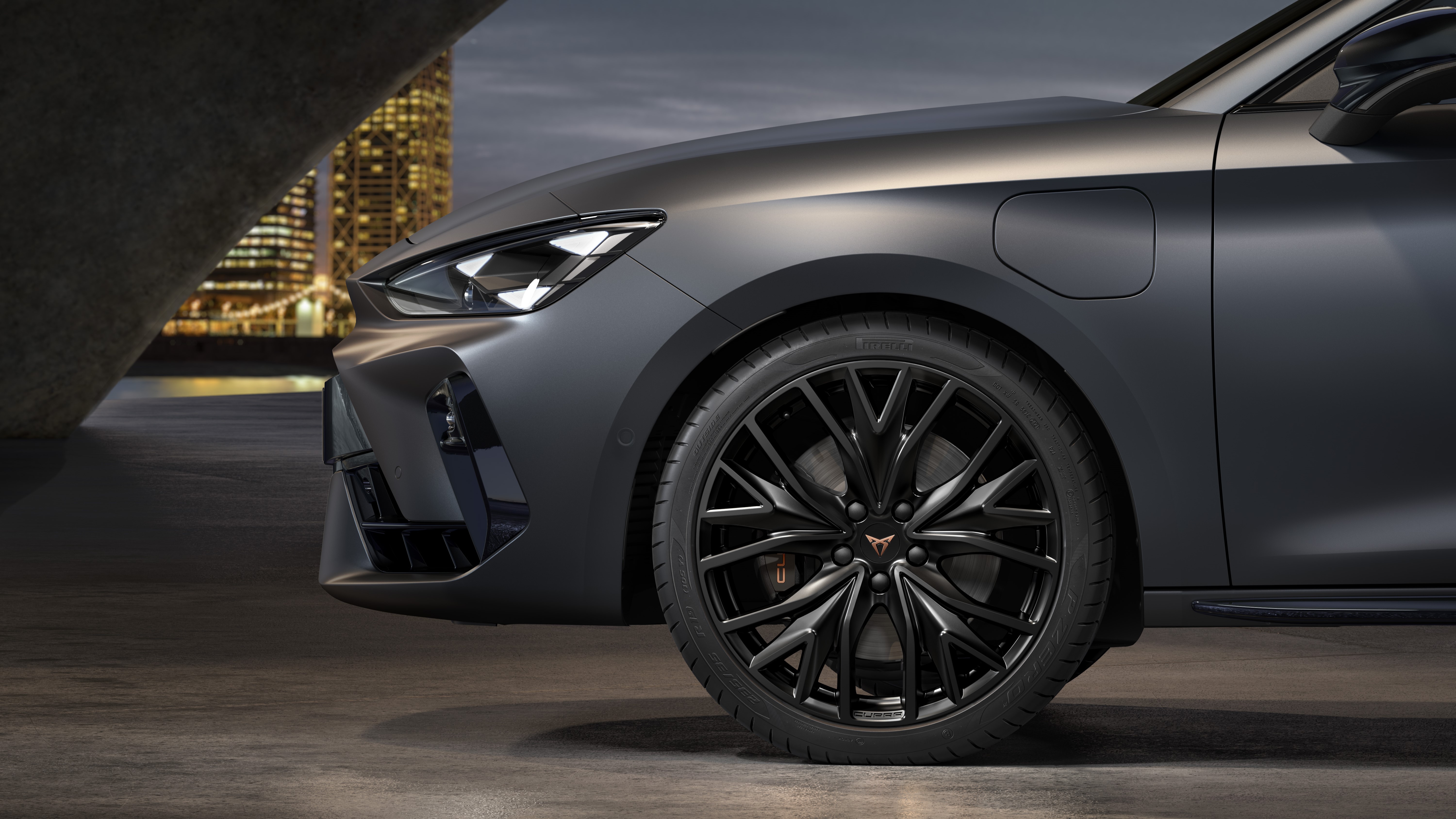 CUPRA introduceert sportief ‘Obsidian Pack’ voor Leon en Leon Sportstourer