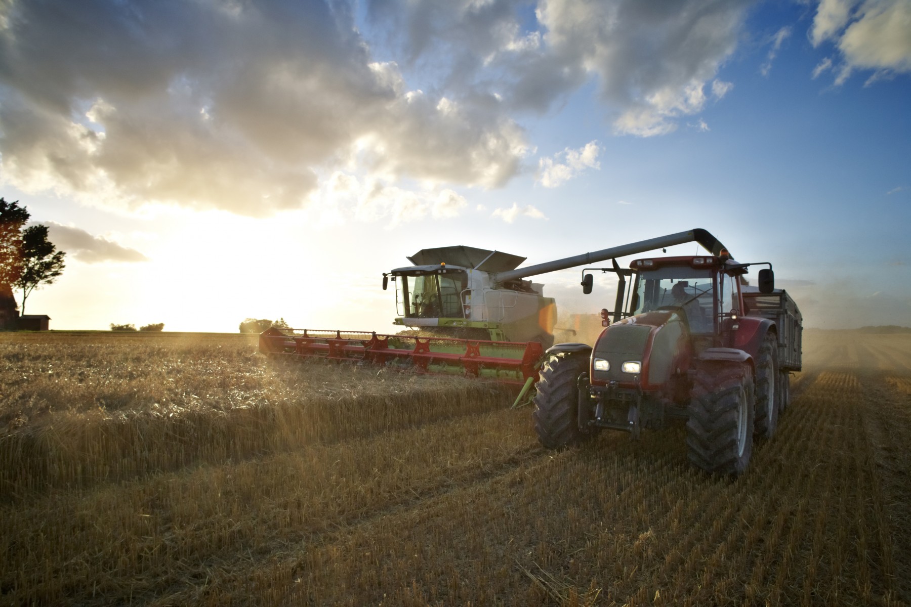 U.S. and Canadian Sales of Combines Increase in April 2026