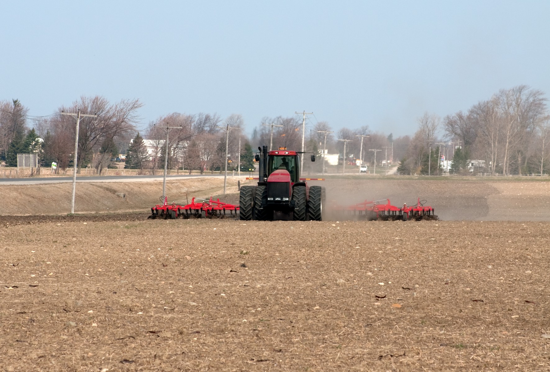 Harvesters Continue Gains, Tractor Sales Stay Near Average