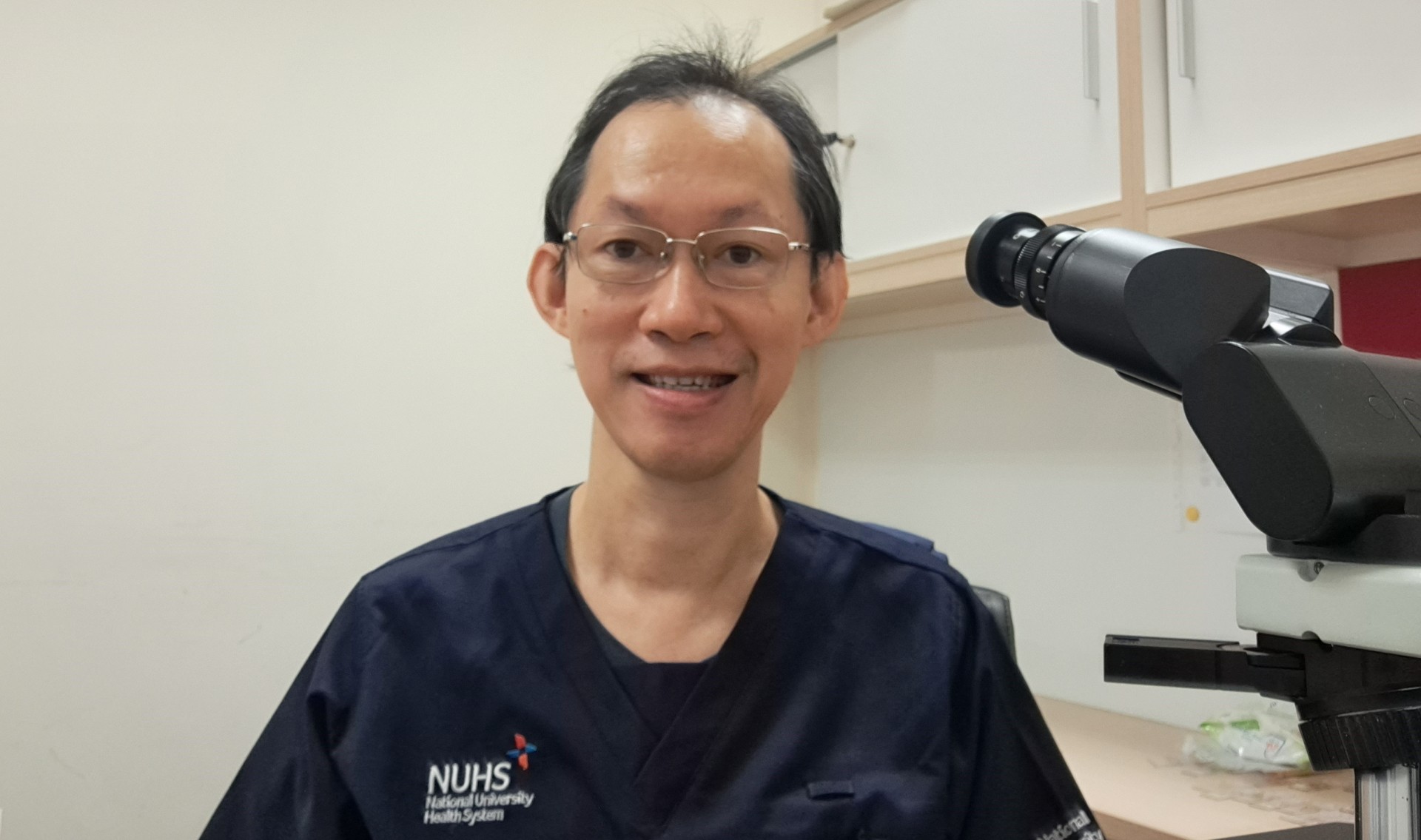 Assoc Prof Tan Kong Bing wins the NHG Outstanding Education Partners Award