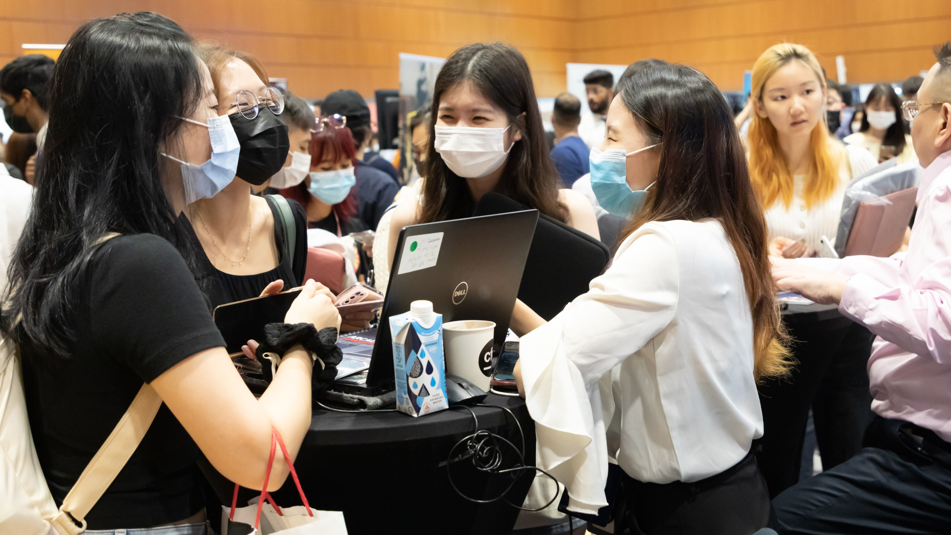 More than 4,000 positions open to NUS students at Internship Day 2022