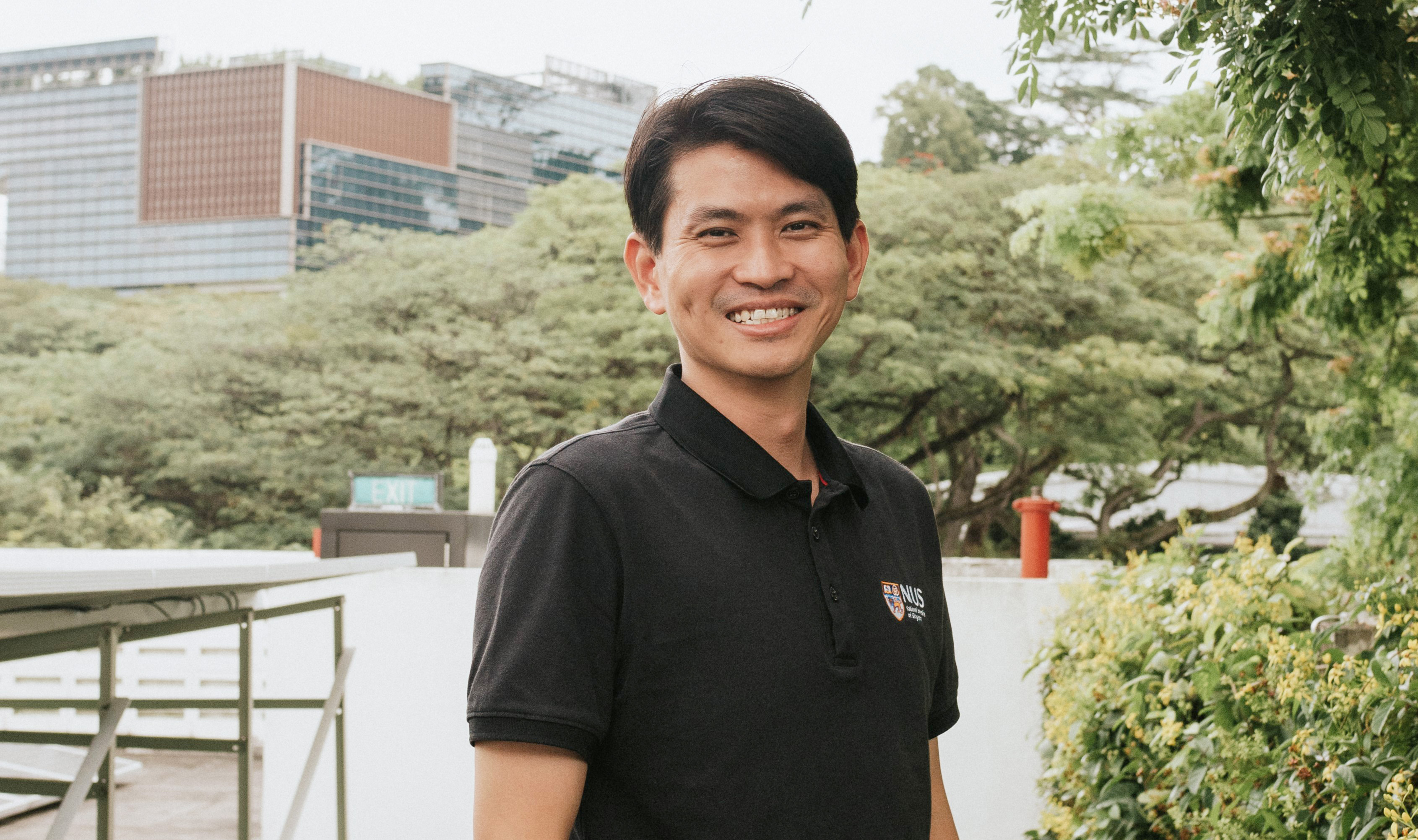 Mr Loo Deliang honoured with the EcoFriend Award