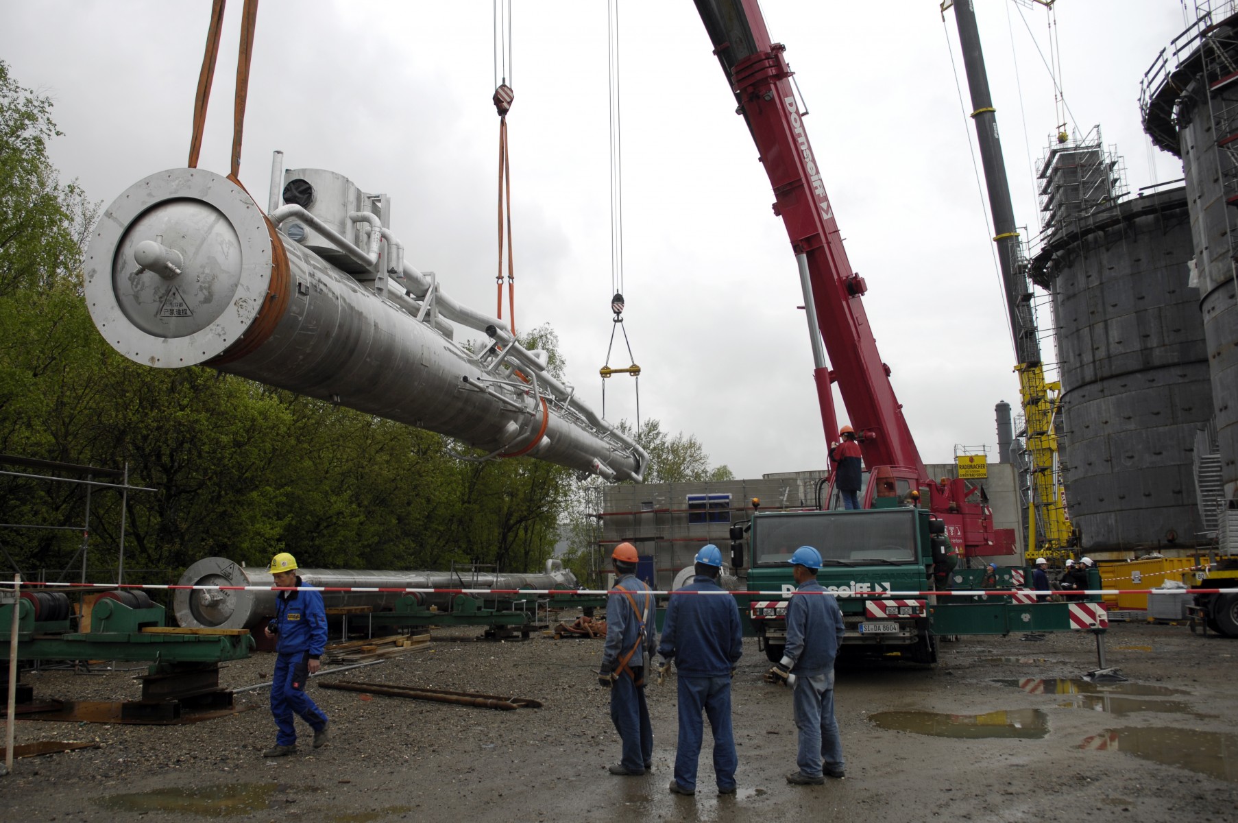 Press release_04/28/2009_separation column 1