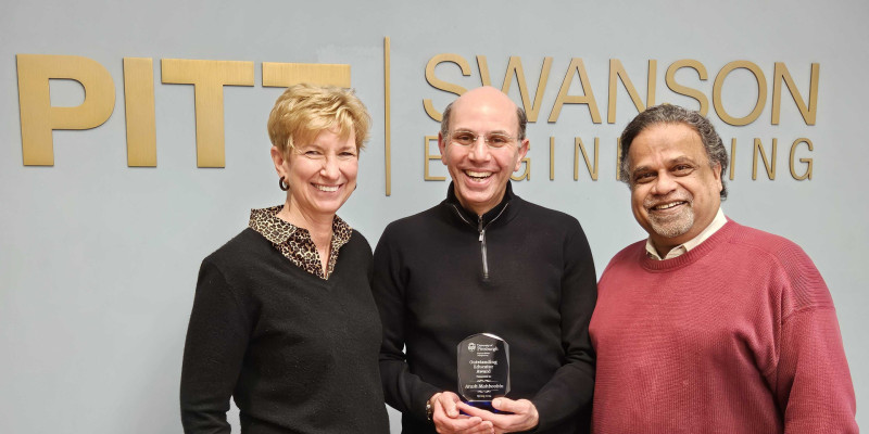 Arash Mahboobin wins Annual Outstanding Educator Award