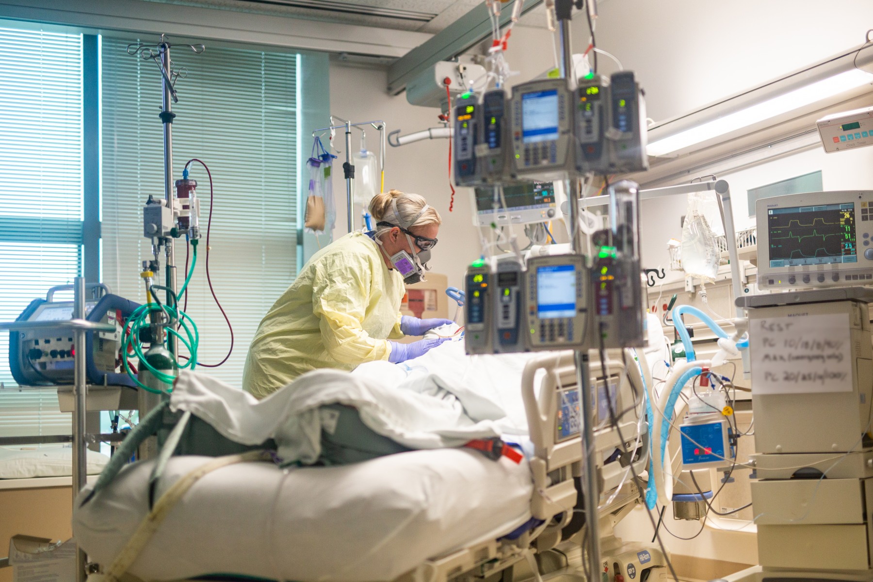 Infographic: Carilion COVID-19 Hospitalizations