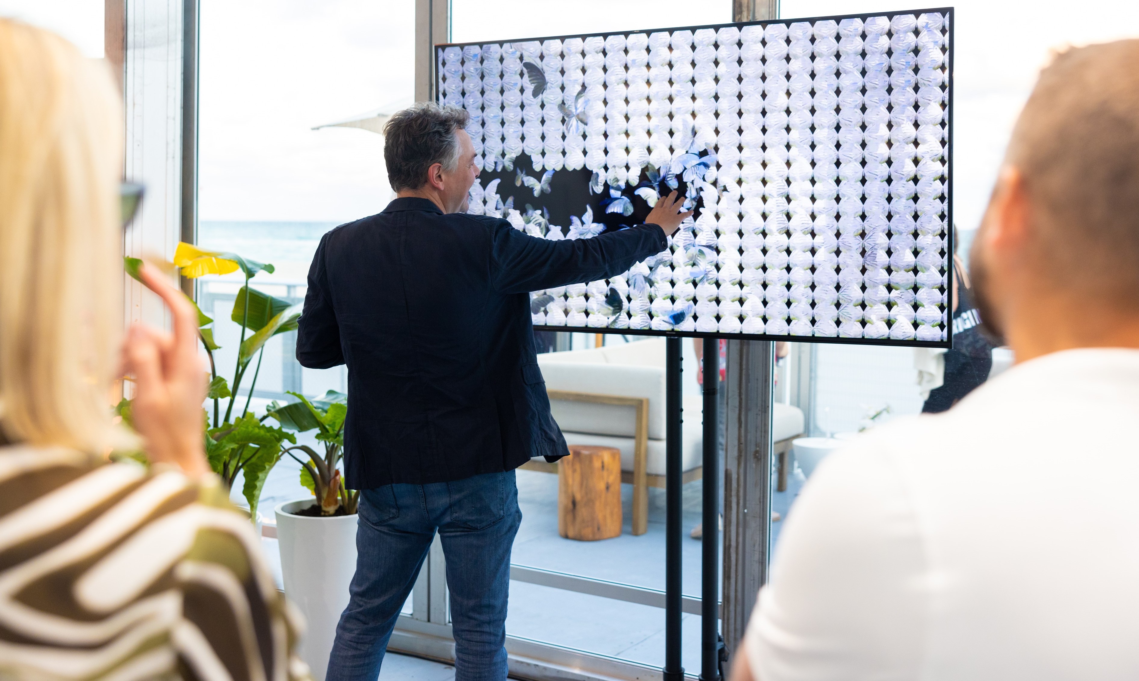 Norwegian Cruise Line Unveils Dynamic 52-Foot-Wide Work Of Art for ...