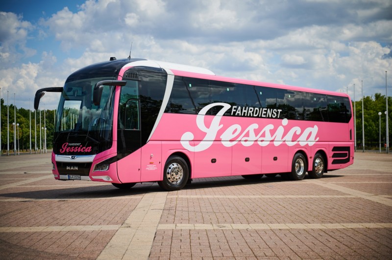 MAN Lion’s Coach mit zwölf Rollstuhlplätzen für Fahrdienst Jessica in ...