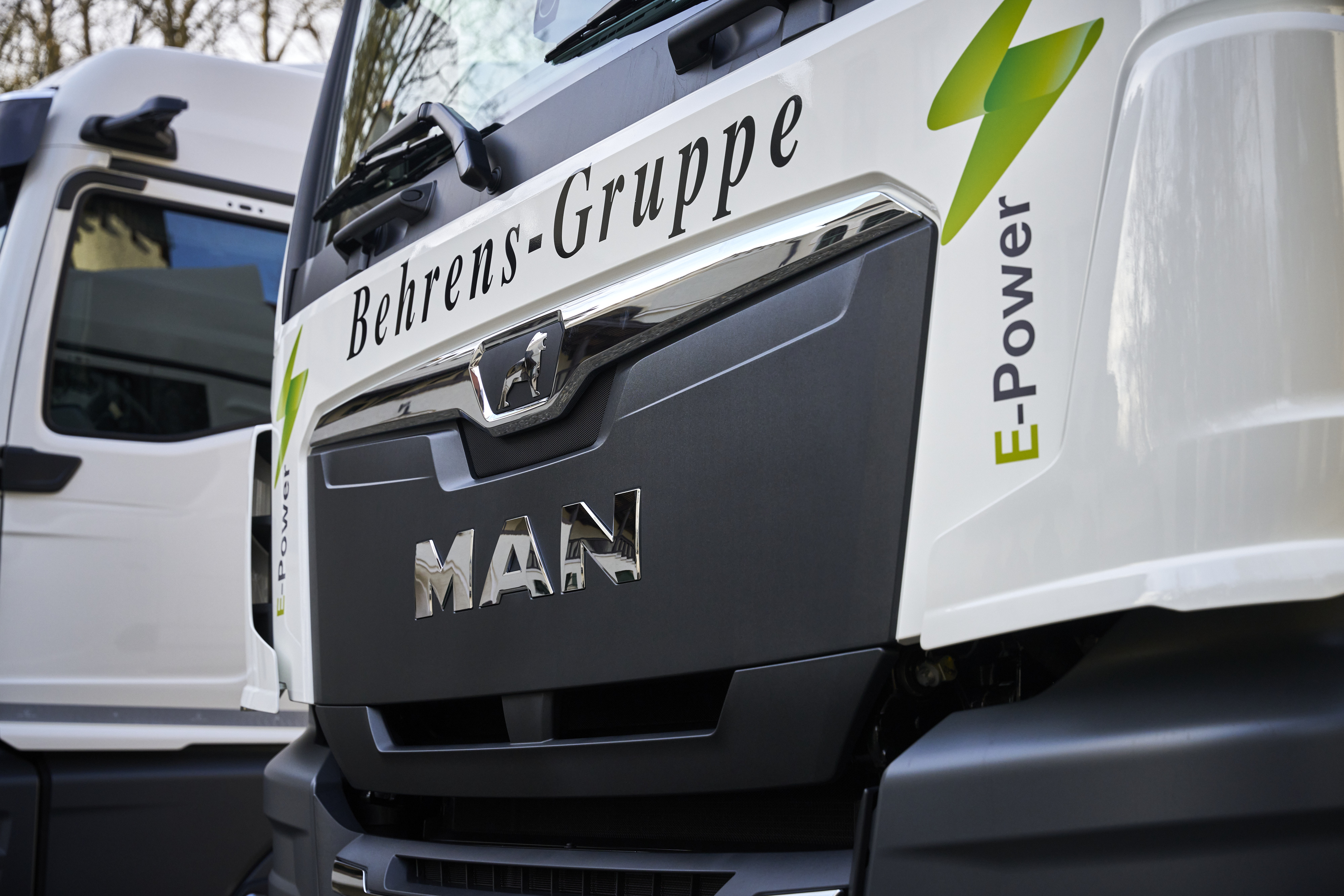 Premiere für die elektrische Holzlogistik: MAN übergibt erste eTGX an ...