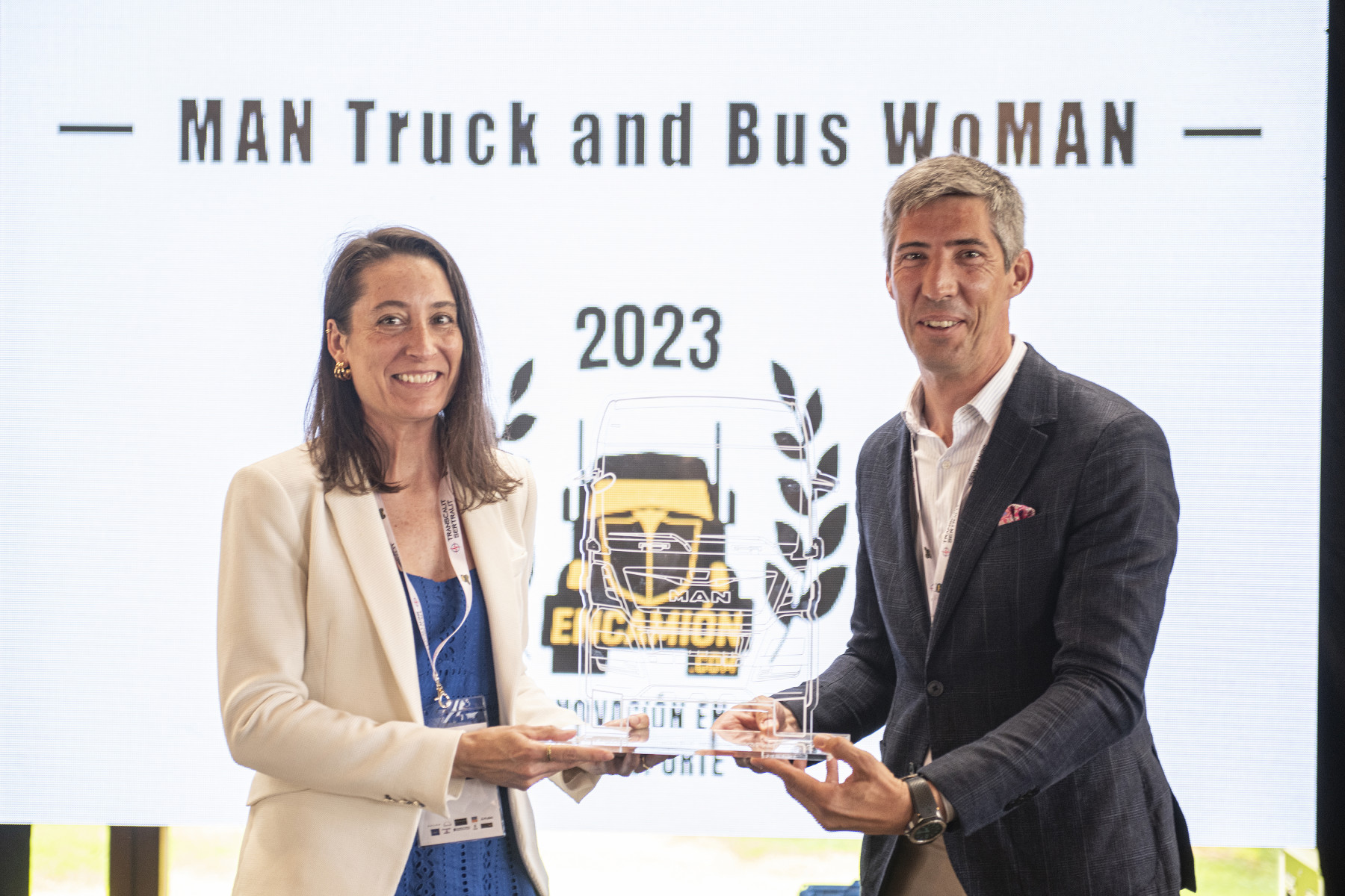 WoMAN recibe el premio a la ‘Innovación en el Transporte’ en el 5º ...
