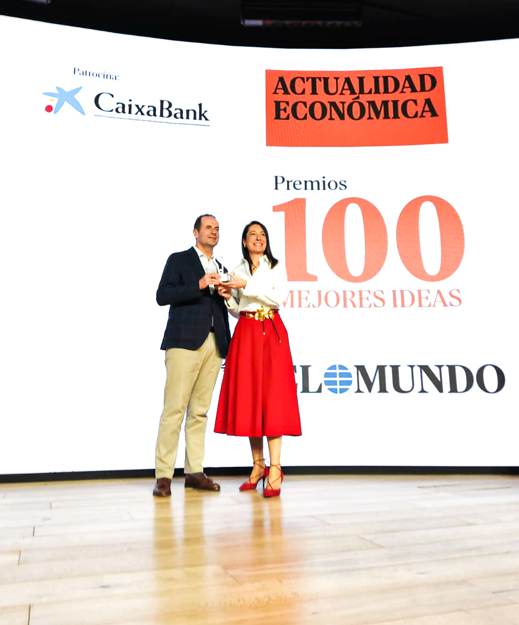 WoMAN, galardonada en los premios “Las 100 Mejores Ideas” de Actualidad Económica