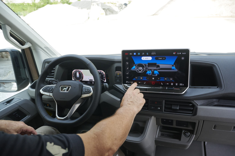 Le MAN TGE Next Level élève le confort et la sécurité de série à un ...