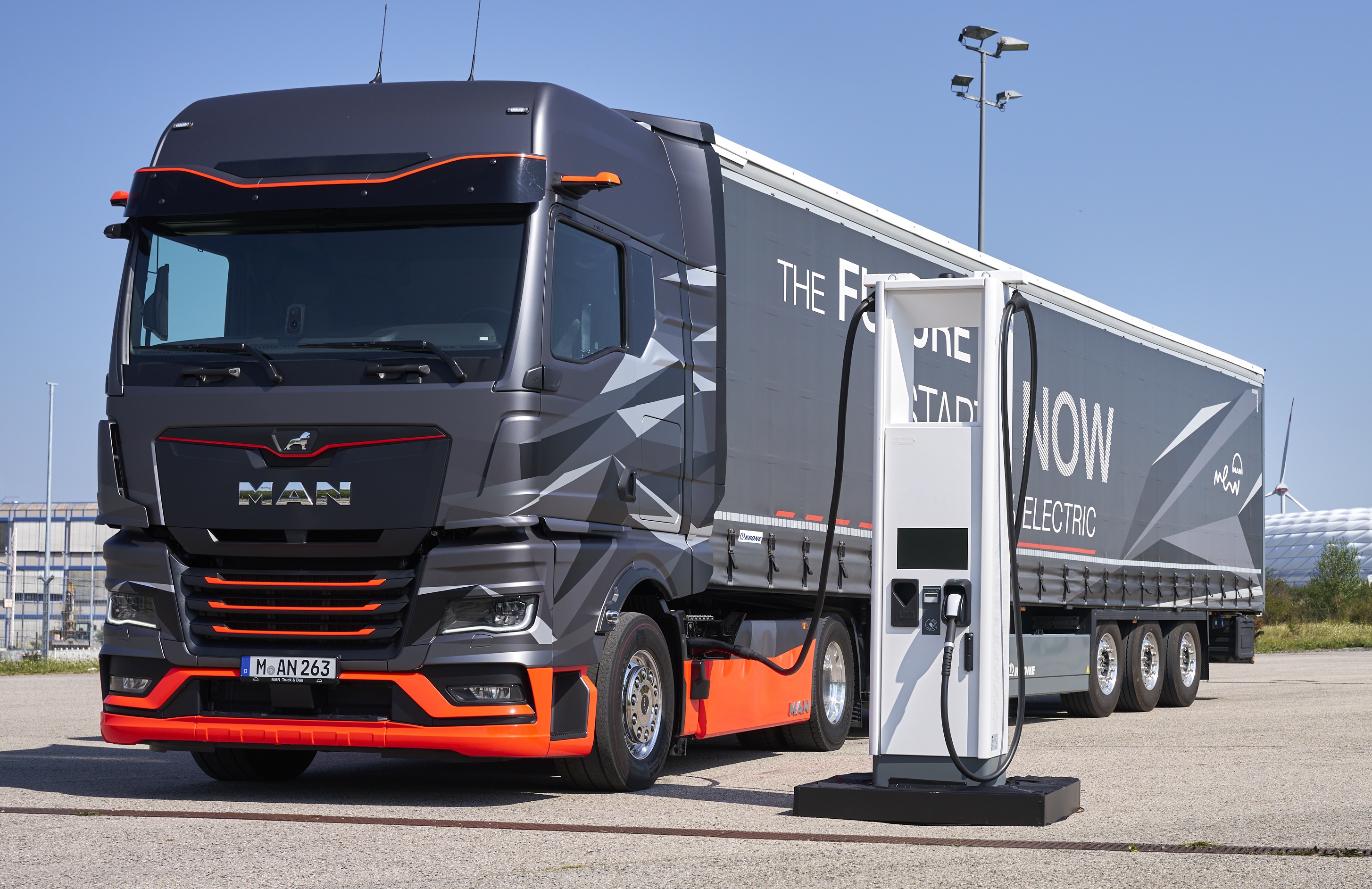 La commercialisation de série de la gamme de camions électriques MAN ...