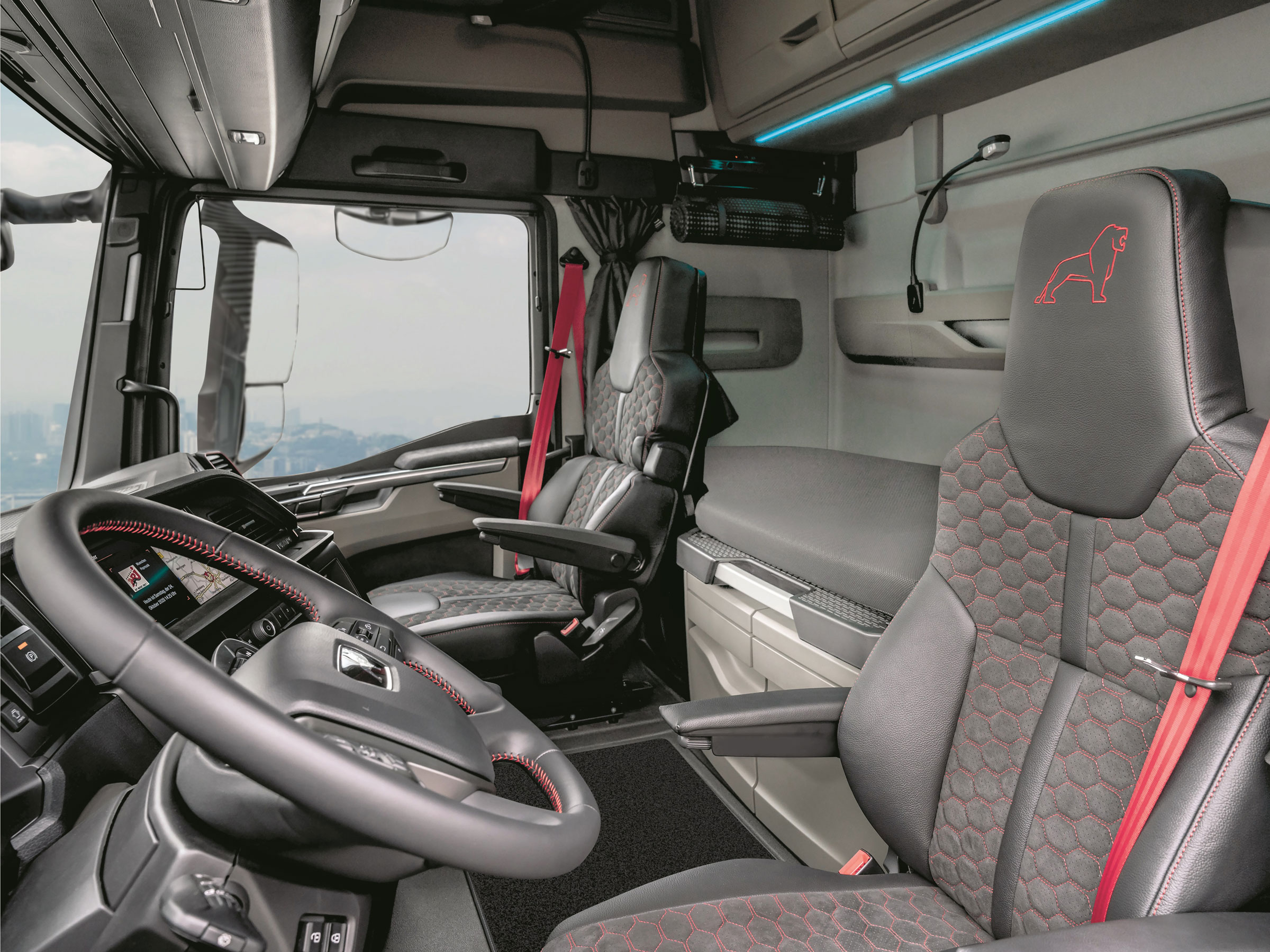MAN TGX Individual Lion S