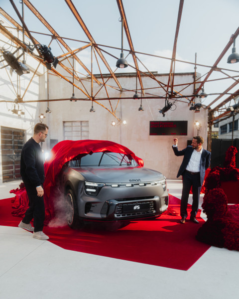 Made to Stand Out: World Premiere of the smart #5 BRABUS