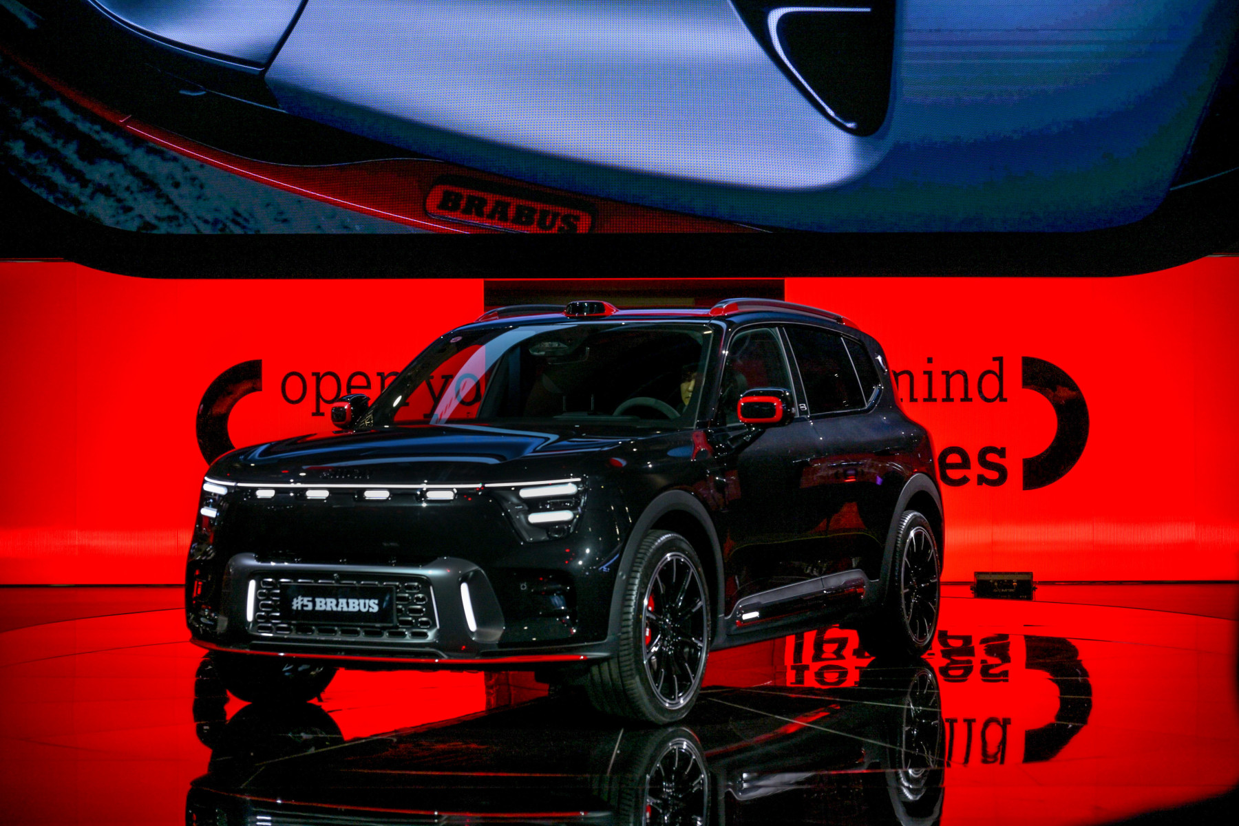 open your mind to the Power of Firsts - smart Debuts Its #3 Keith Haring Art Car Globally ...