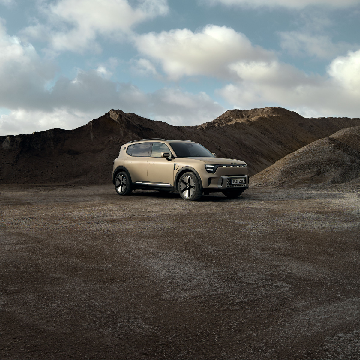 Meet the All-New, All-Electric, All-Intuitive #5 The First-Ever Premium ...