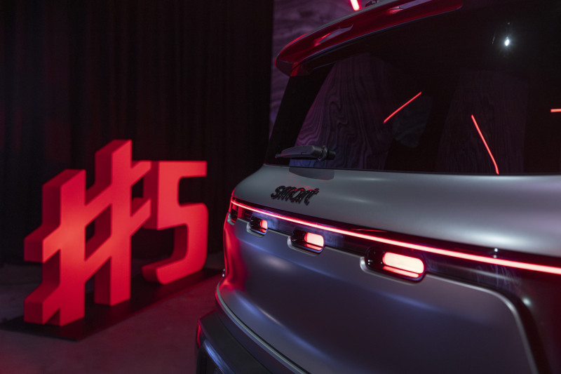 Made to Stand Out: World Premiere of the smart #5 BRABUS