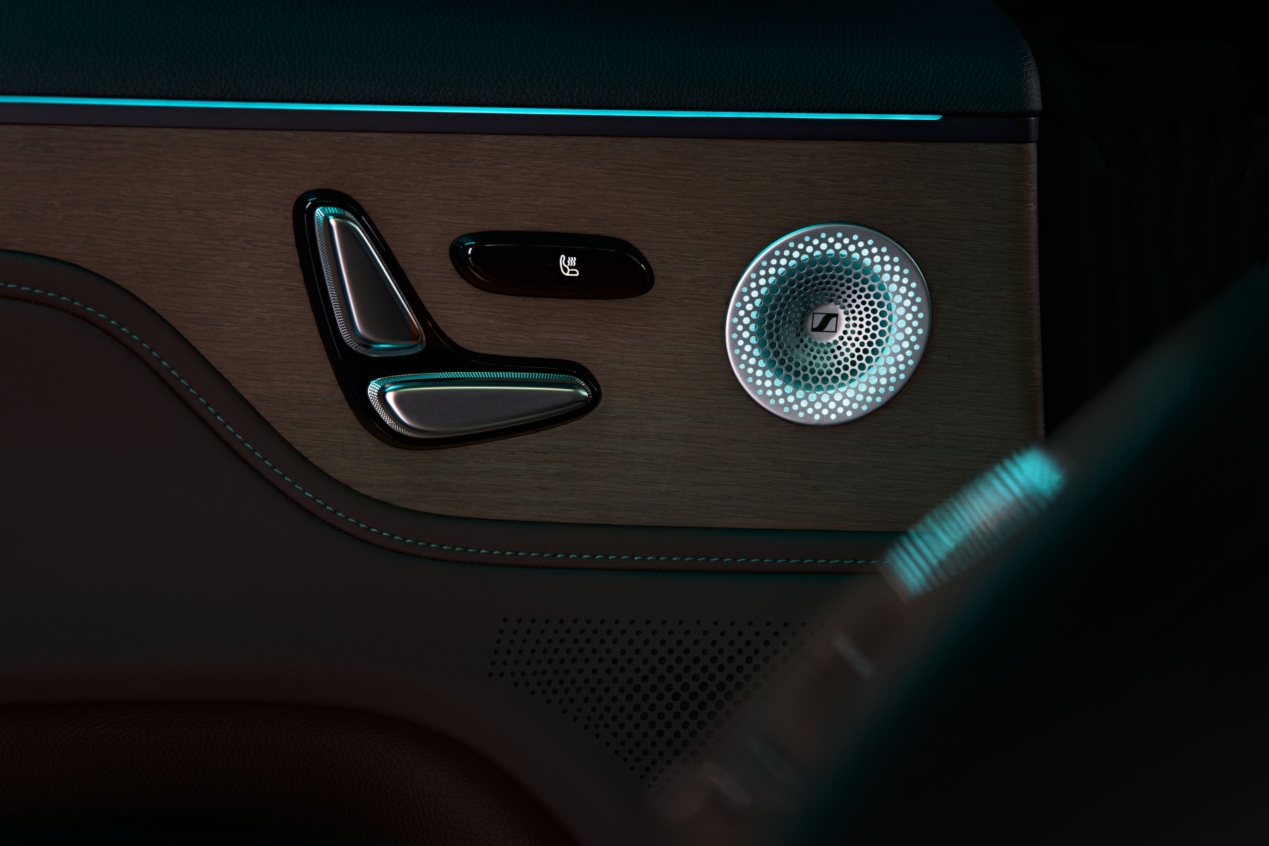 smart Partners with Sennheiser to Elevate In-Car Audio Experience