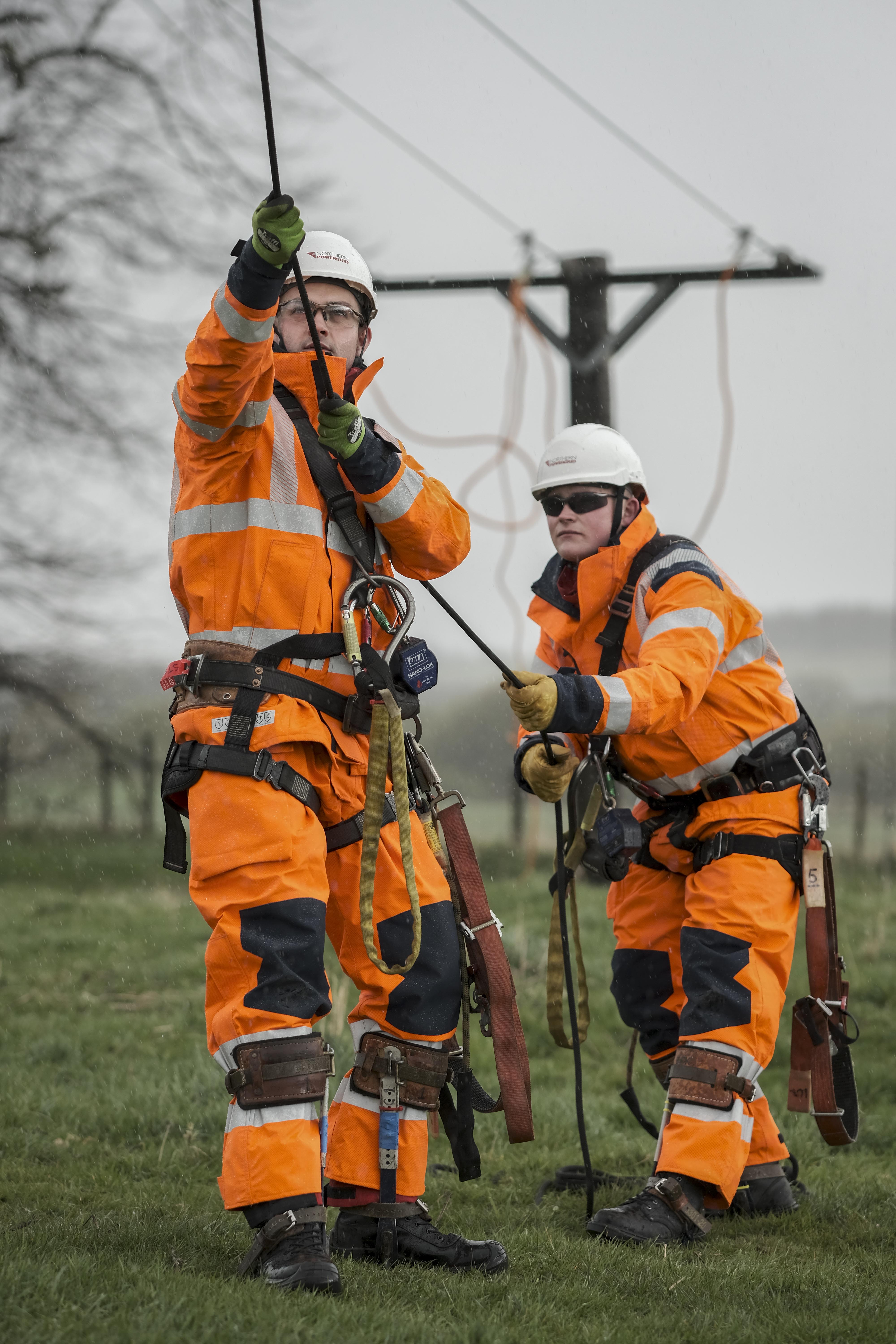 Northern Powergrid engineers test arc rated GORE-TEX PYRAD® products