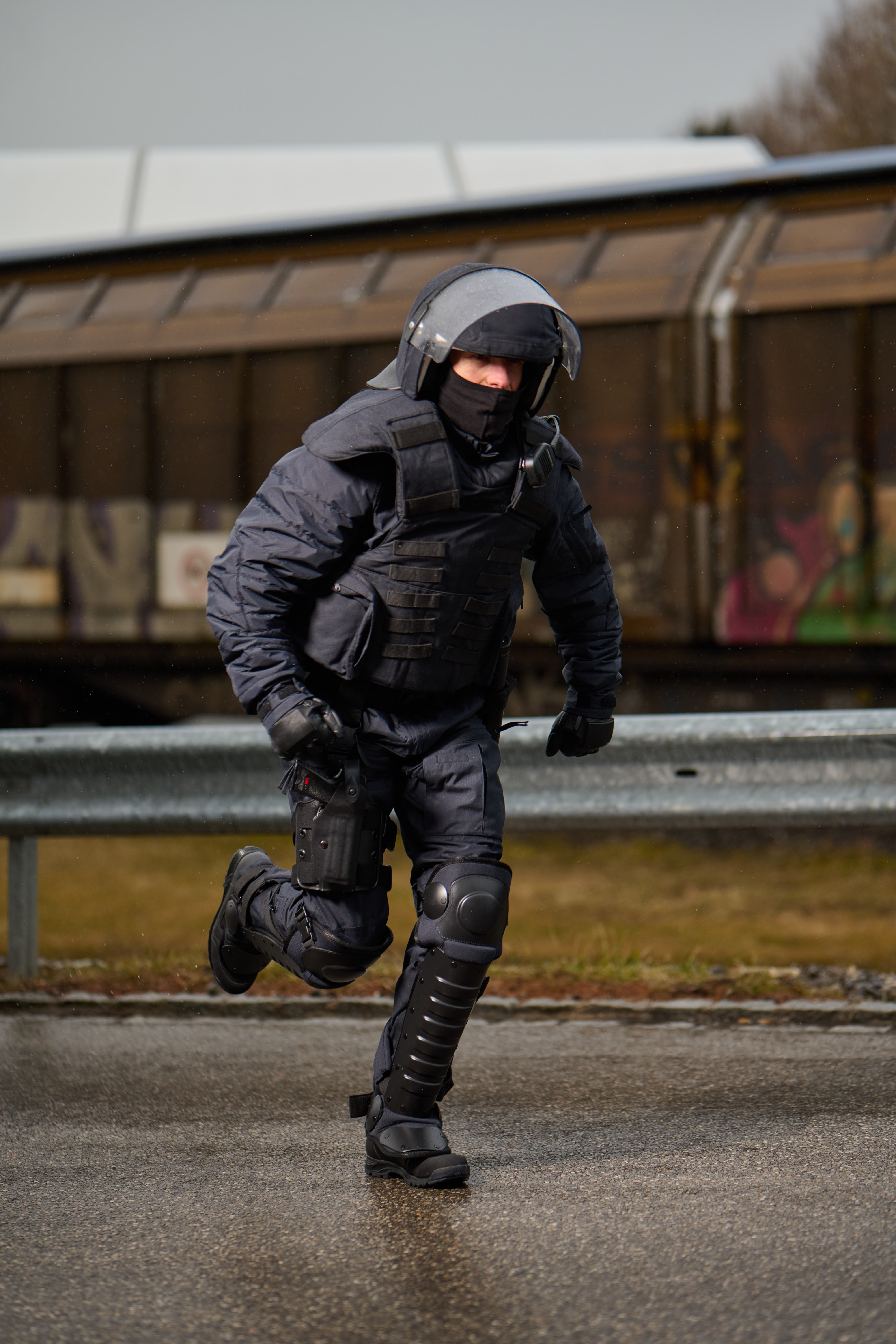 New GORE-TEX PYRAD® Riot Suit Redefines Comfort and Protection