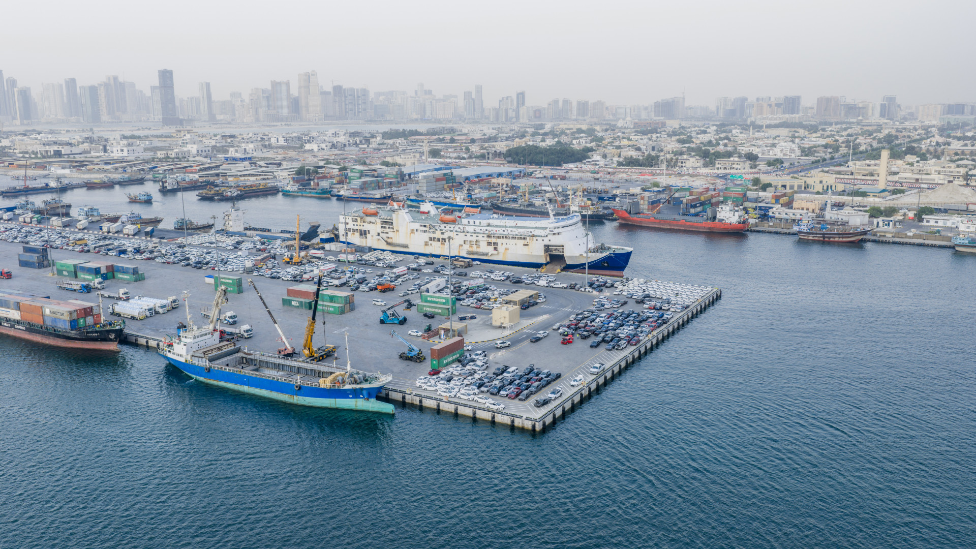 MOHAMMED BIN RASHID VISITS MINA AL HAMRIYA, ANNOUNCES NEW QUAY AS PART ...