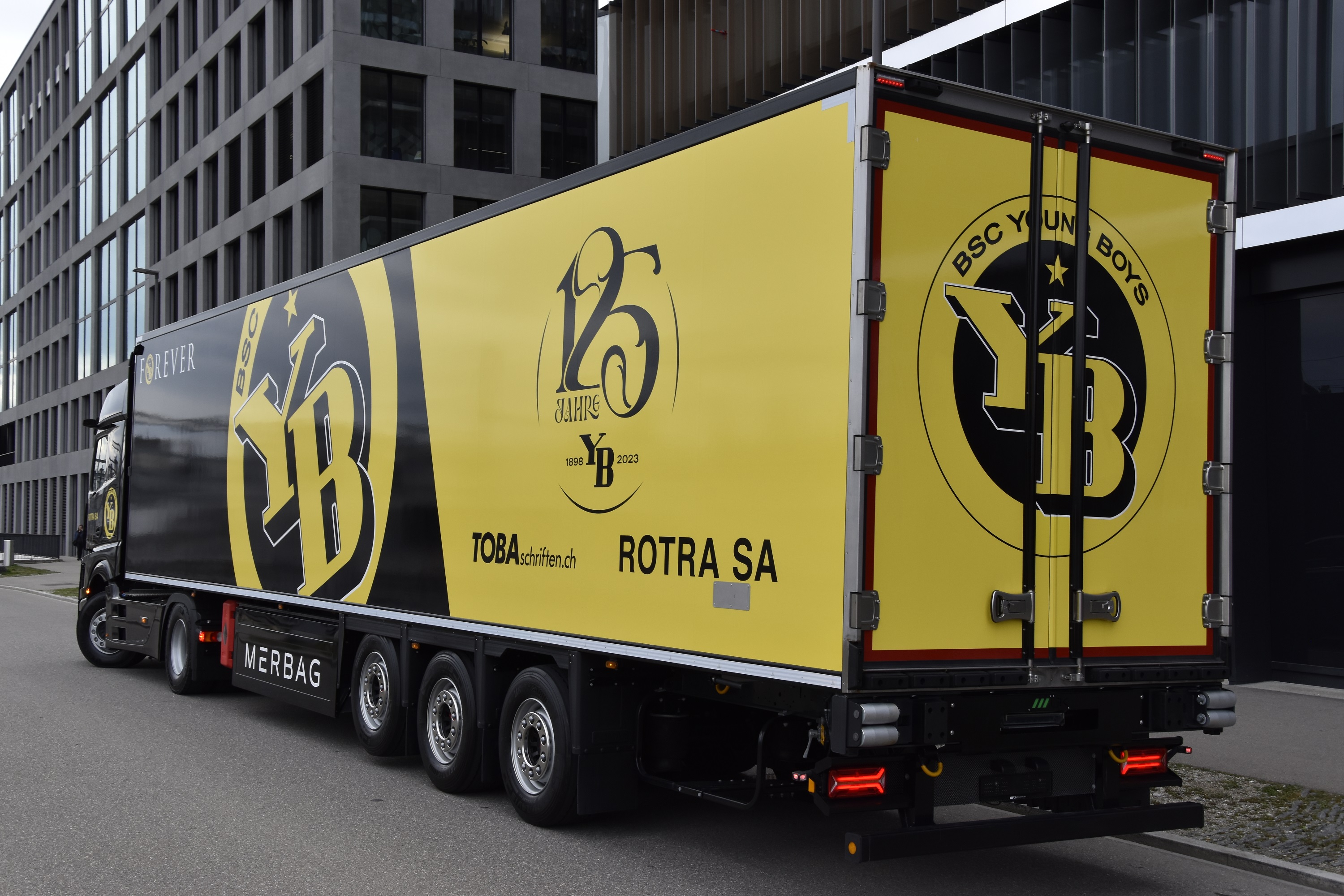 Die Rotra SA feiert das 125-Jahr-Jubiläum der YOUNG BOYS mit drittem ...