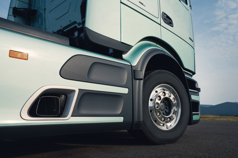 Encore plus d'efficacité sur la route : le nouvel Actros L de Mercedes ...