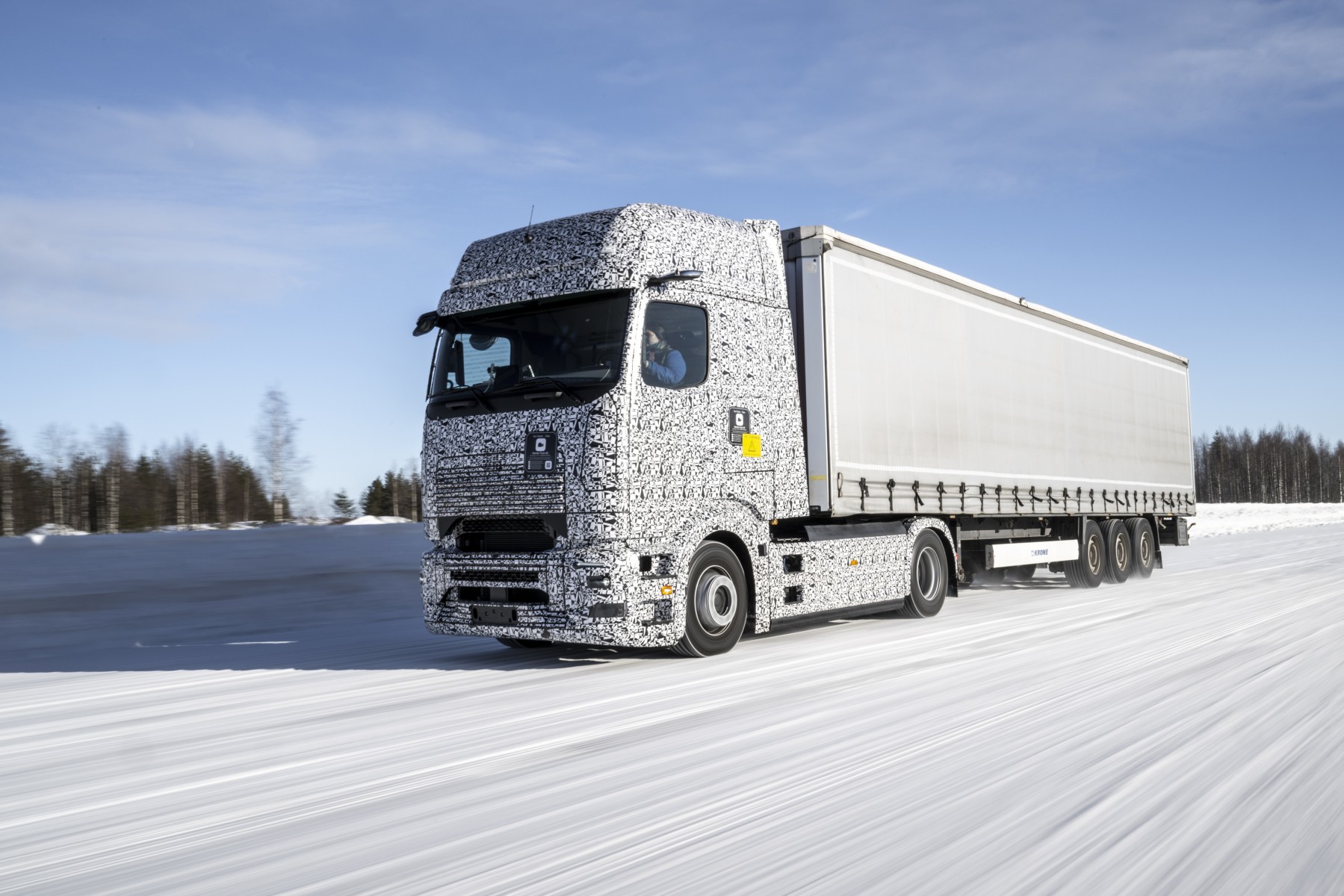 Koude, ijs en sneeuw met succes overwonnen: Mercedes-Benz Trucks test ...