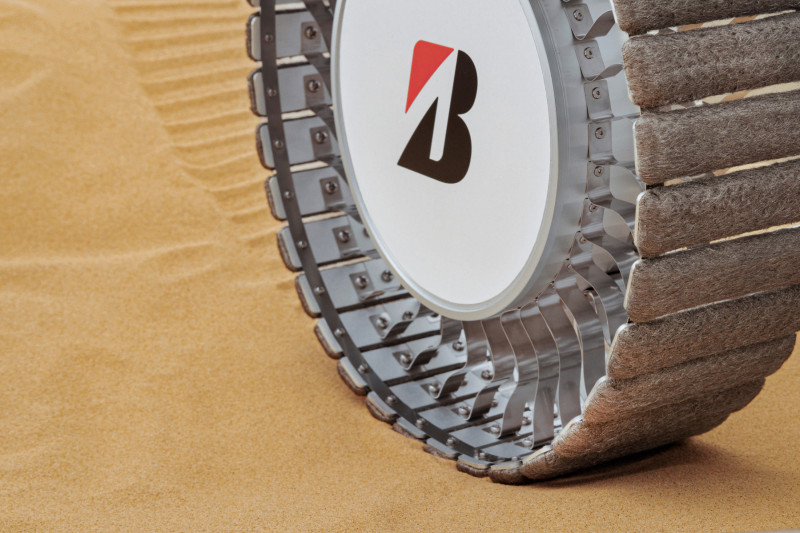 Bridgestone’s Lunar Rover Tyres Named “Tire Concept of the Year”