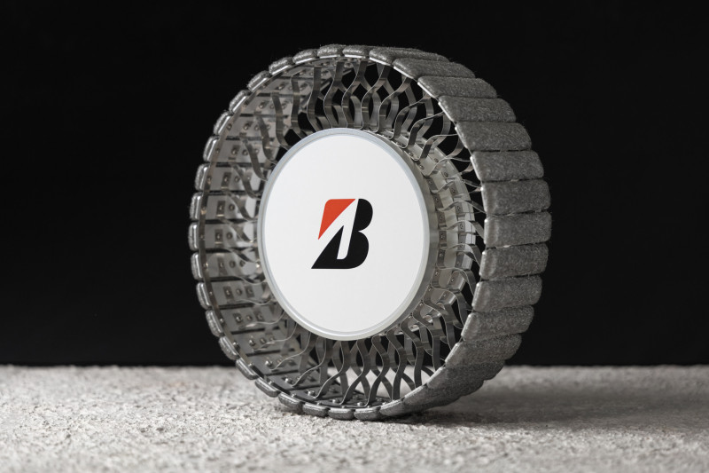 Bridgestone’s Lunar Rover Tyres Named “Tire Concept of the Year”