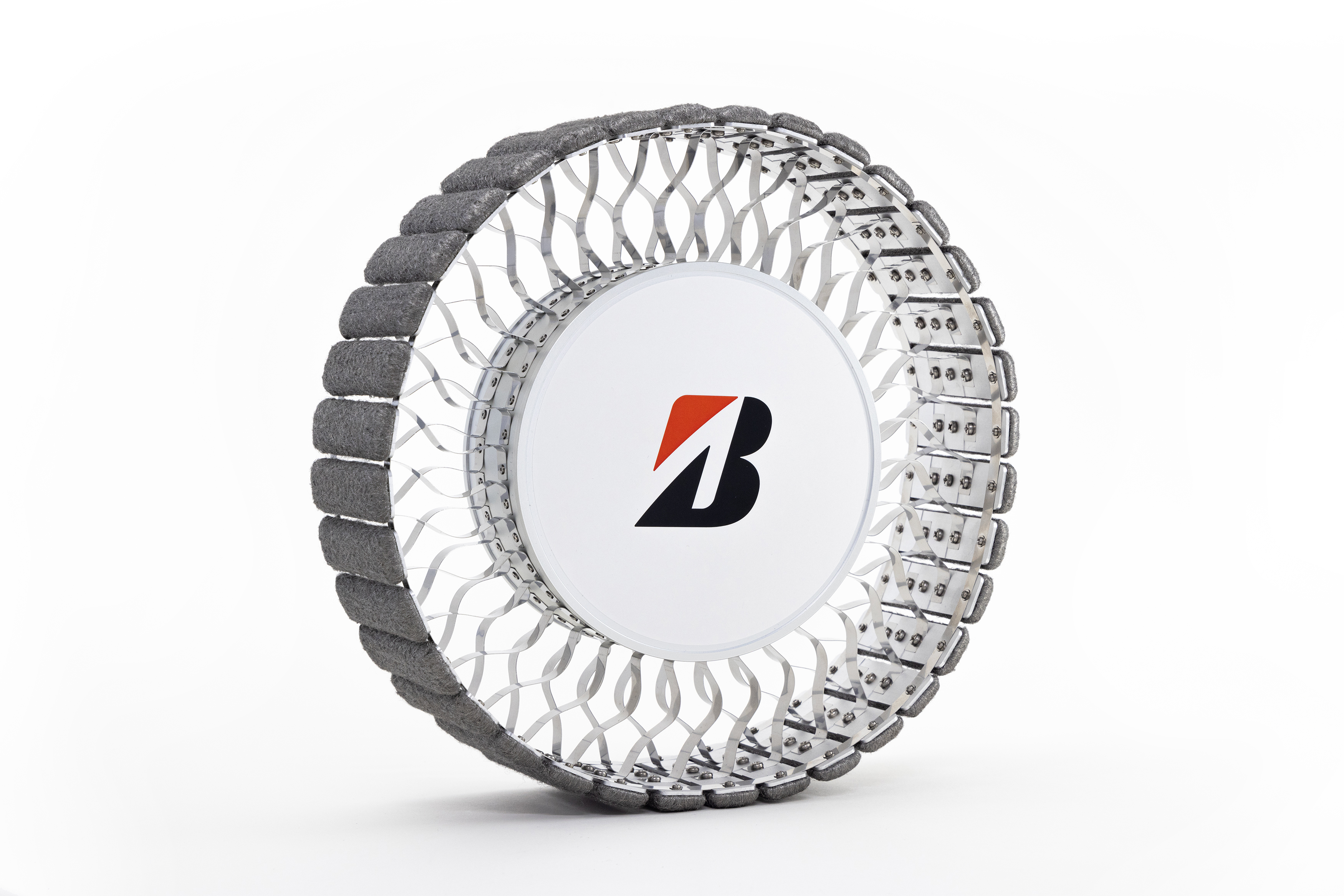 Bridgestone’s Lunar Rover Tyres Named “Tire Concept of the Year”
