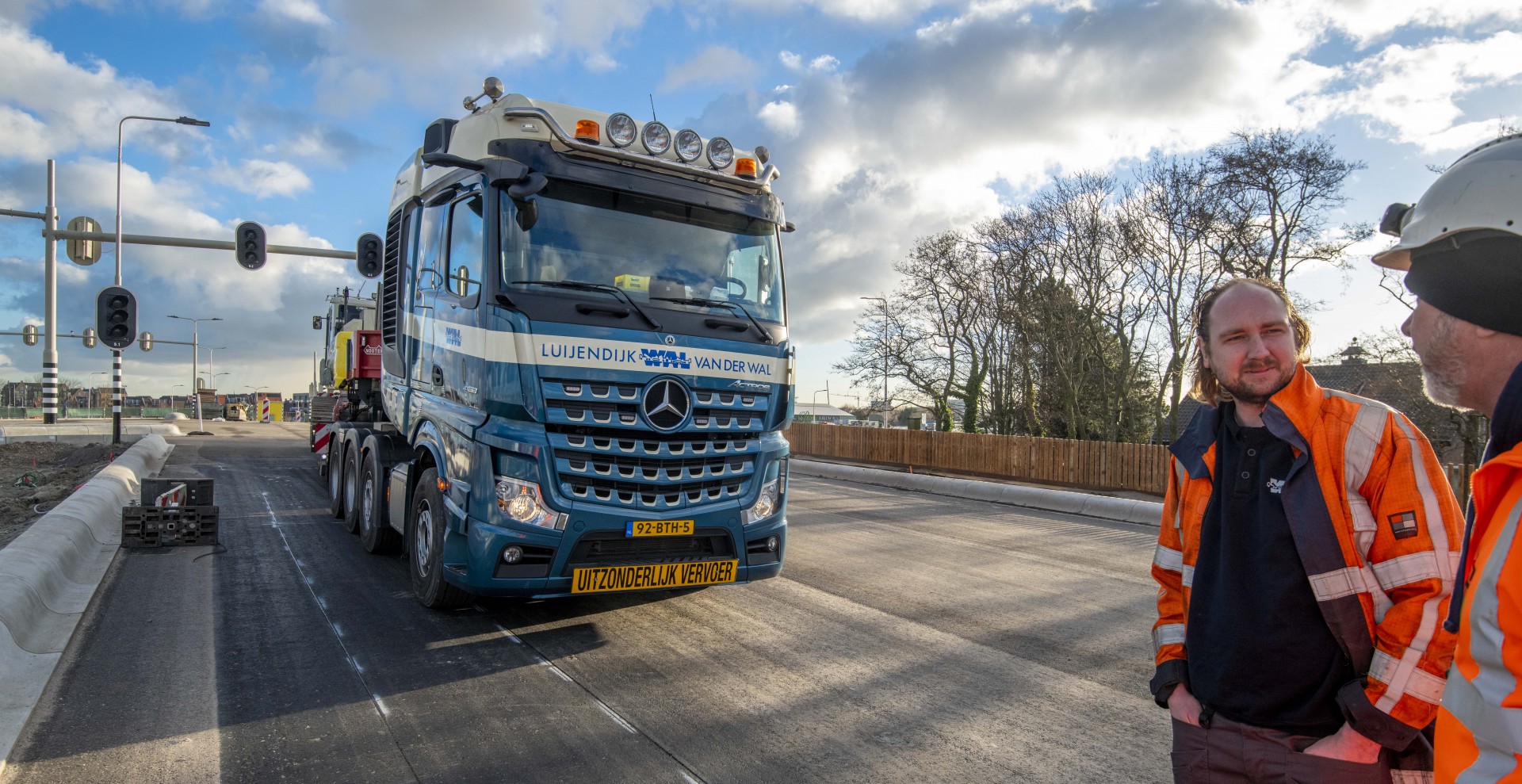 Nieuw bij Luijendijk & Van der Wal: Actros SLT met Mercedes-Benz Turbo ...
